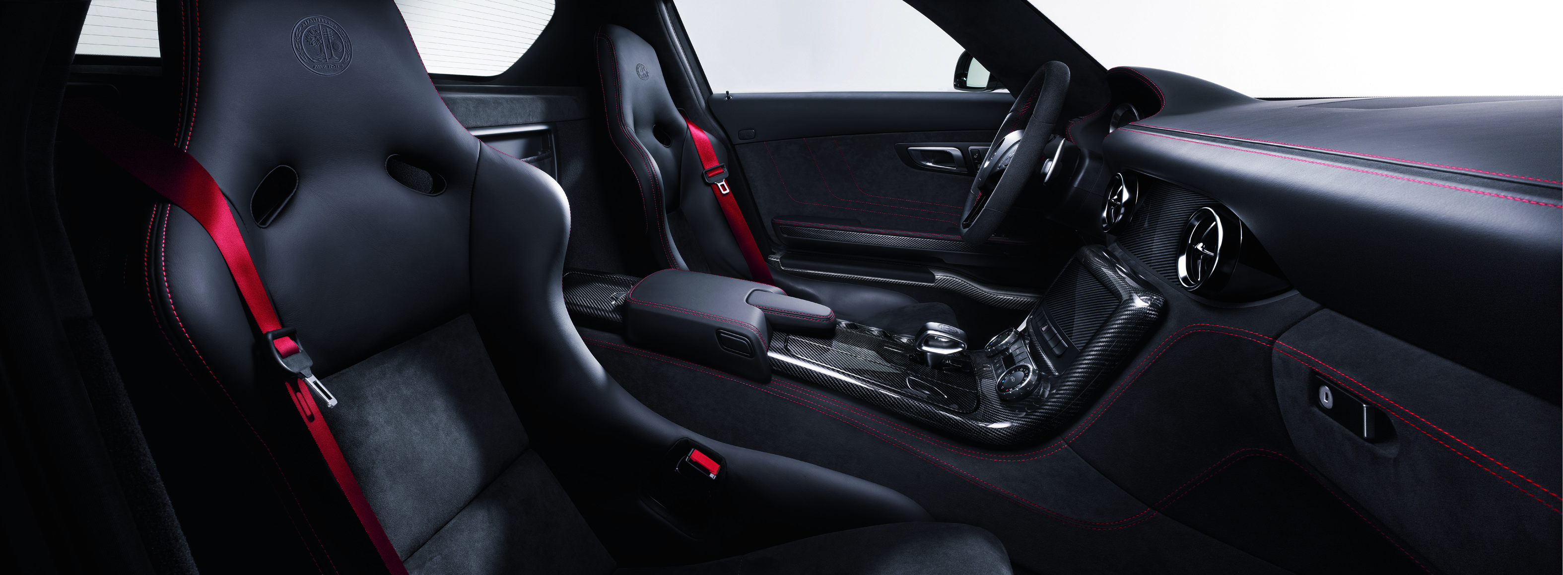 SLS AMG ブラックシリーズを限定発売