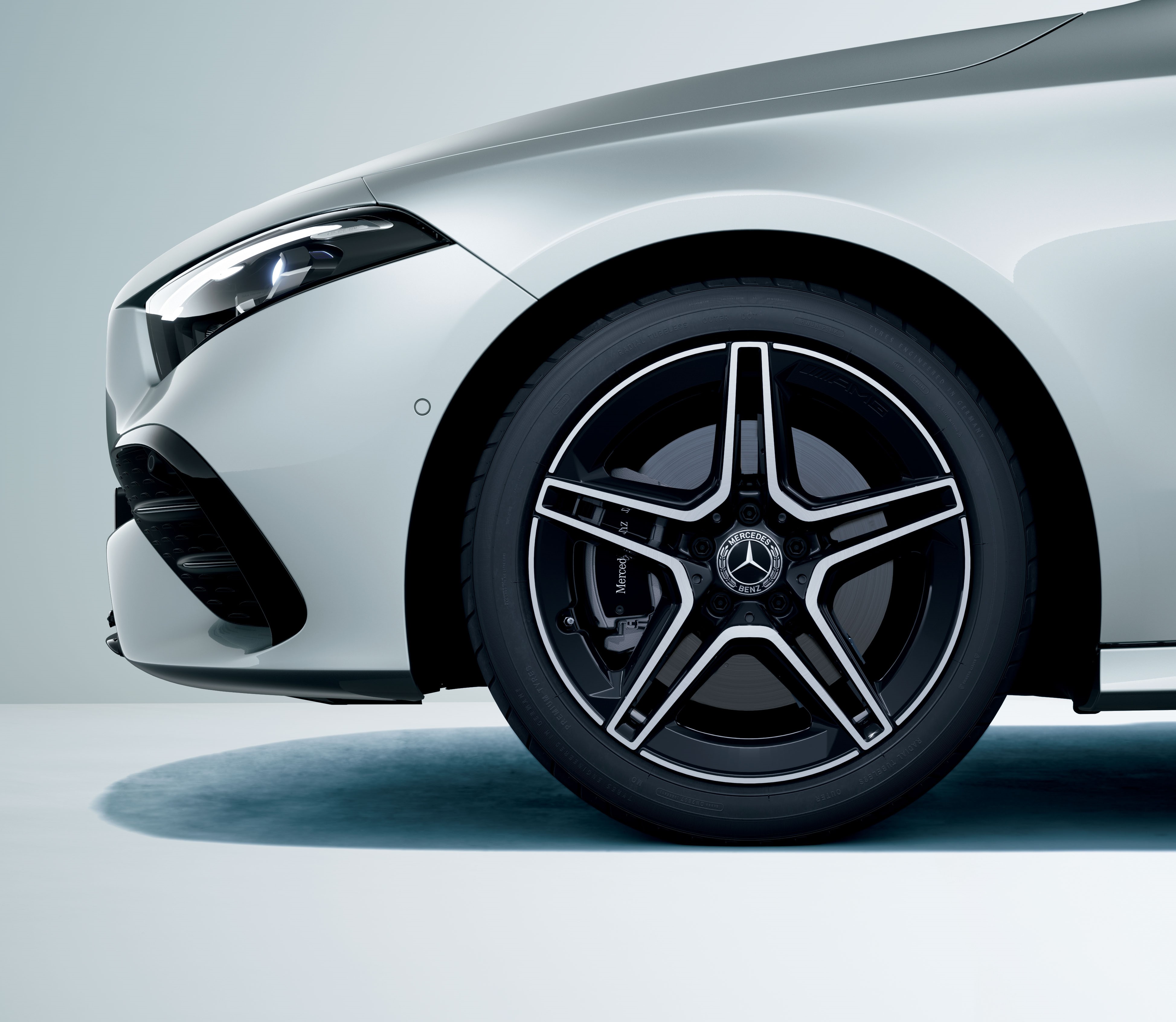 「A 180 Sedan Final Edition」、「A 200 d Sedan Final Edition」を追加