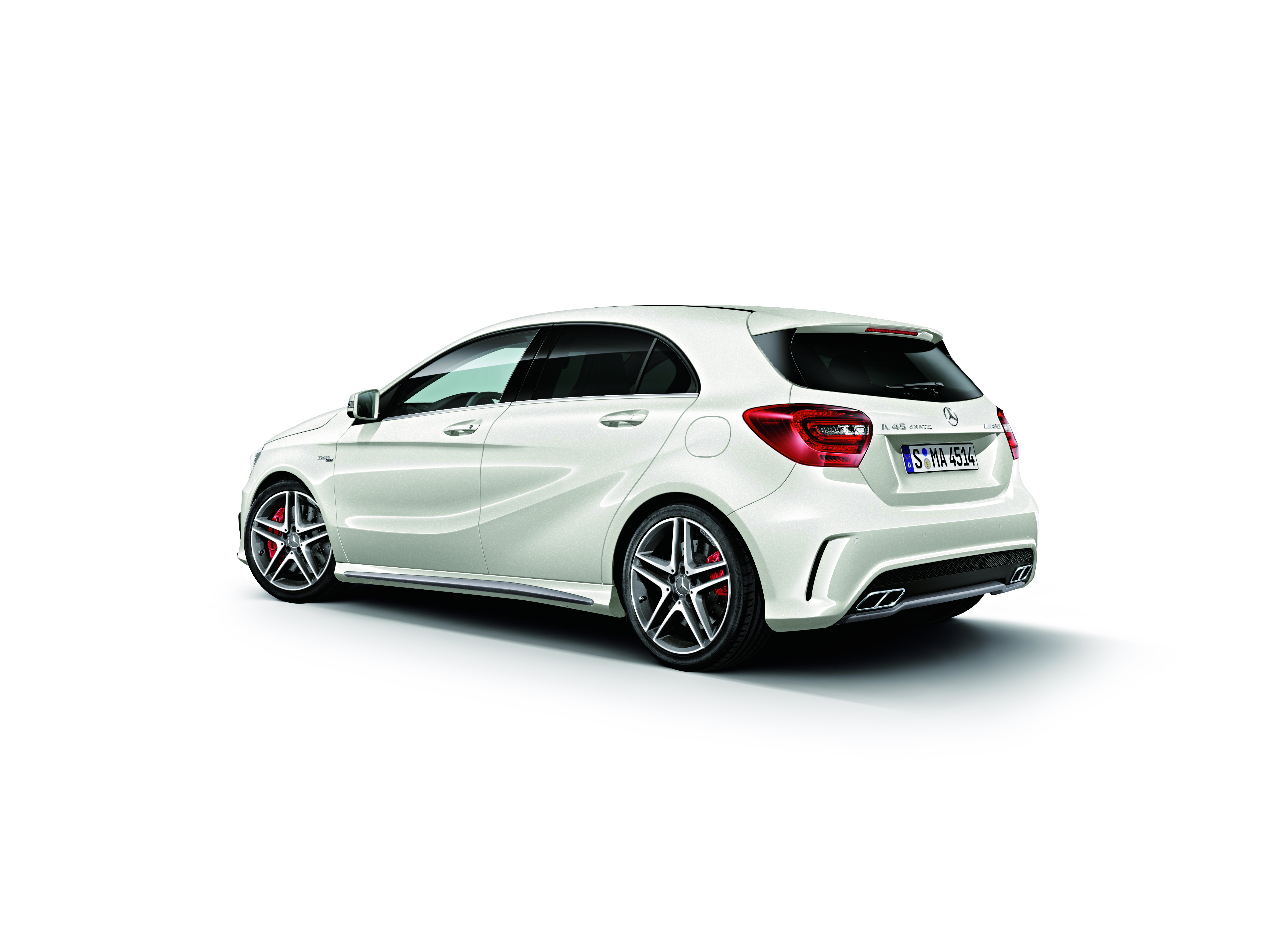 A 45 AMG 4MATICを発売