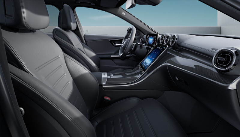 プラグインハイブリッドモデル「C 350 e スポーツ」を発売