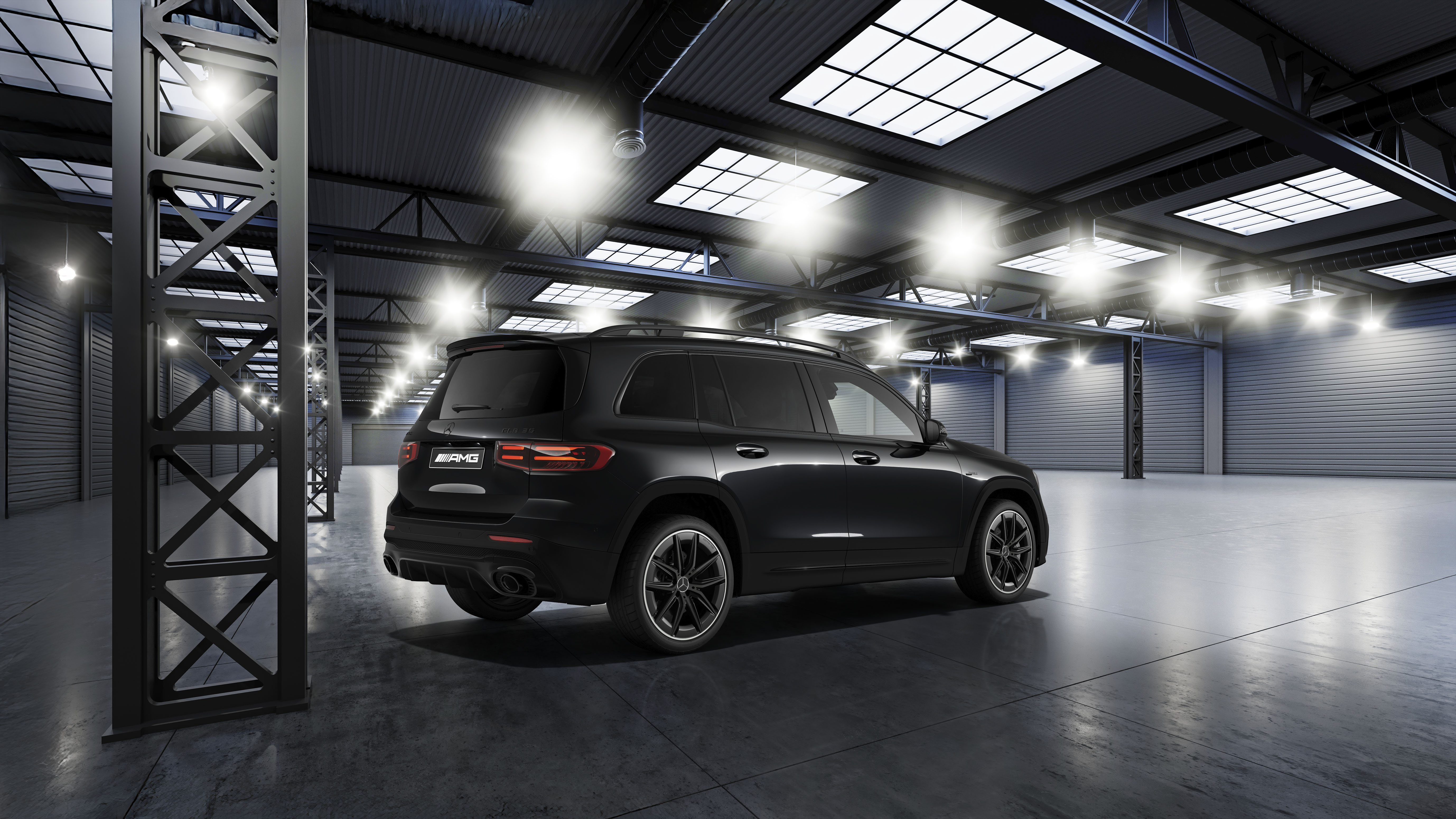 「Mercedes-AMG GLB 35 4MATIC Black Masterpiece」を限定発売
