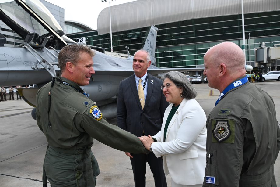 U.S. Air Force previews Homestead Air Show at MIA