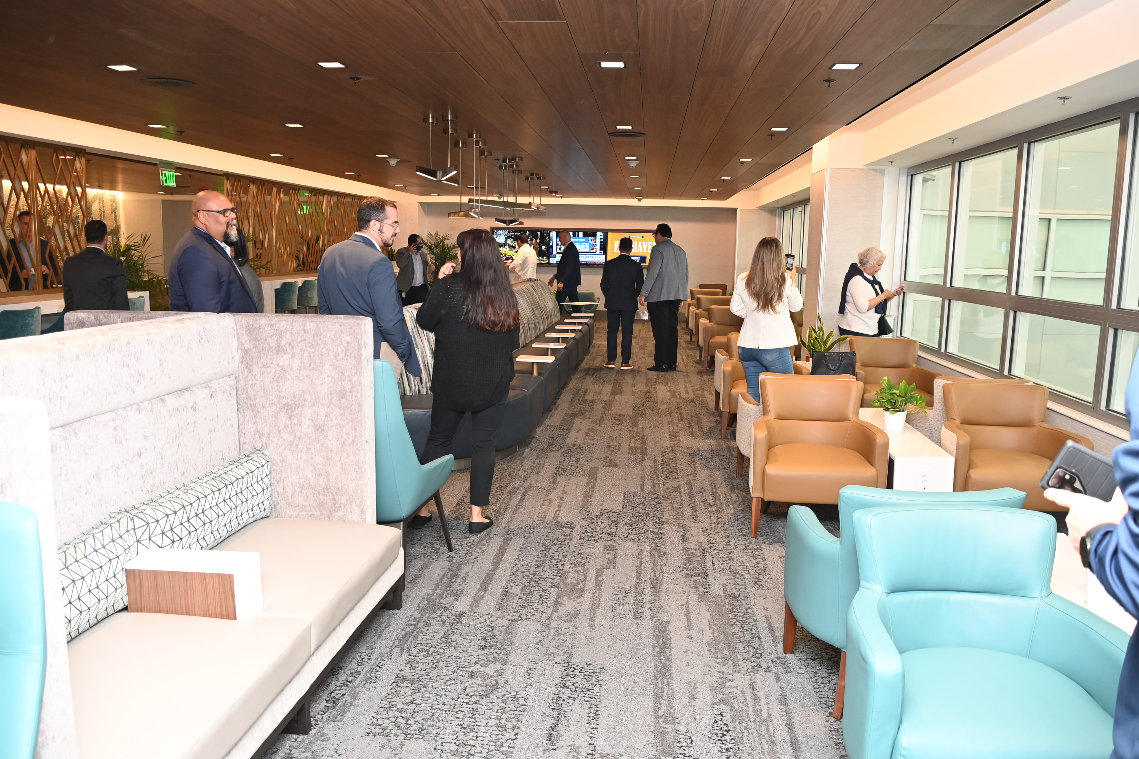 MIA and Delta Air Lines celebrate Delta Sky Club expansion