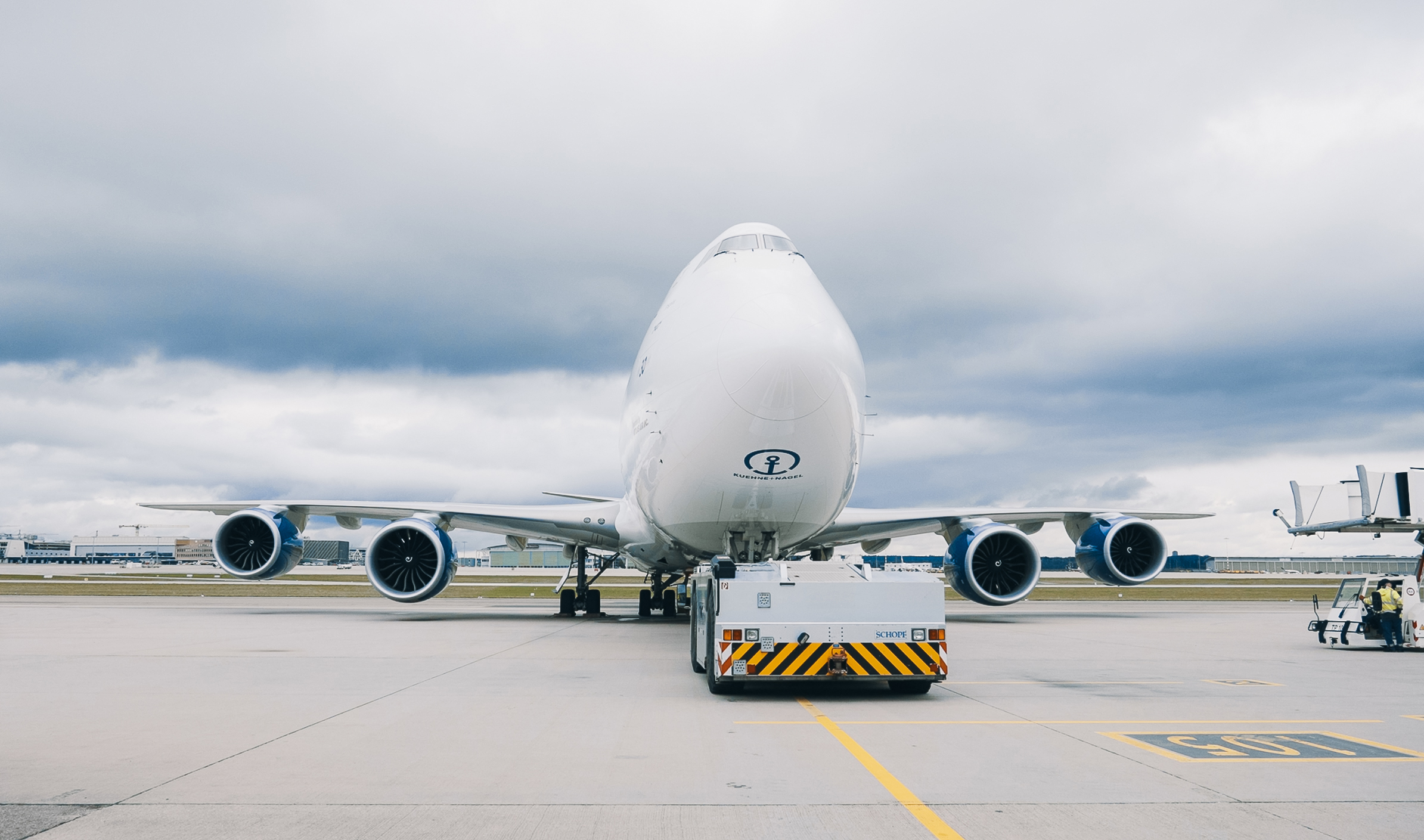 Königin der Lüfte: Kühne+Nagel bringt Boeing 747-8F „Inspire“ nach ...
