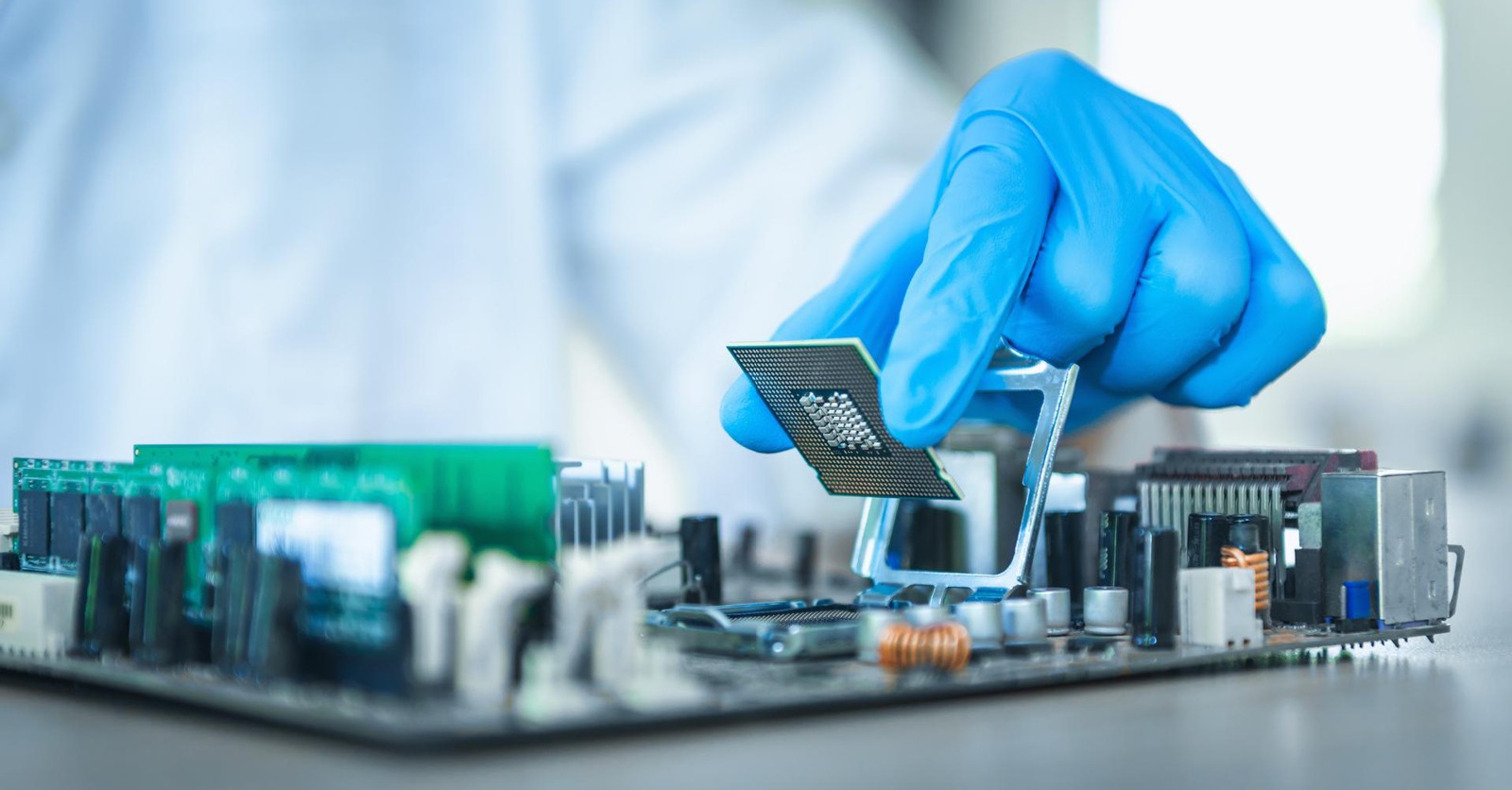 Strengthening semiconductor supply chains: Kuehne+Nagel introduces new ...