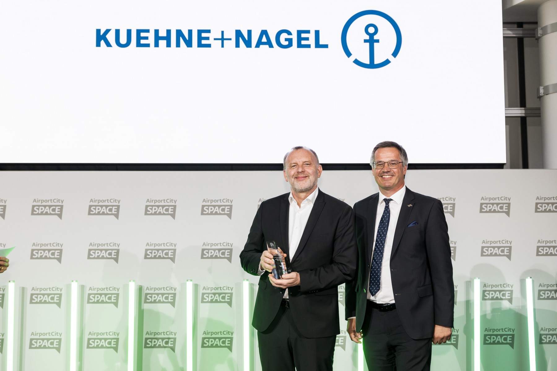 Kuehne+Nagel Austria wins Vienna Airport’s 'Cargo Company 2023' award