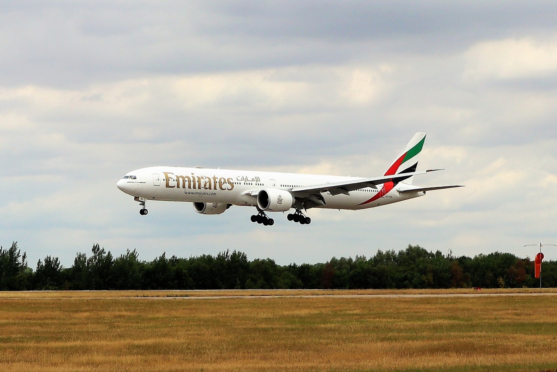 Emirates to resume second daily flight