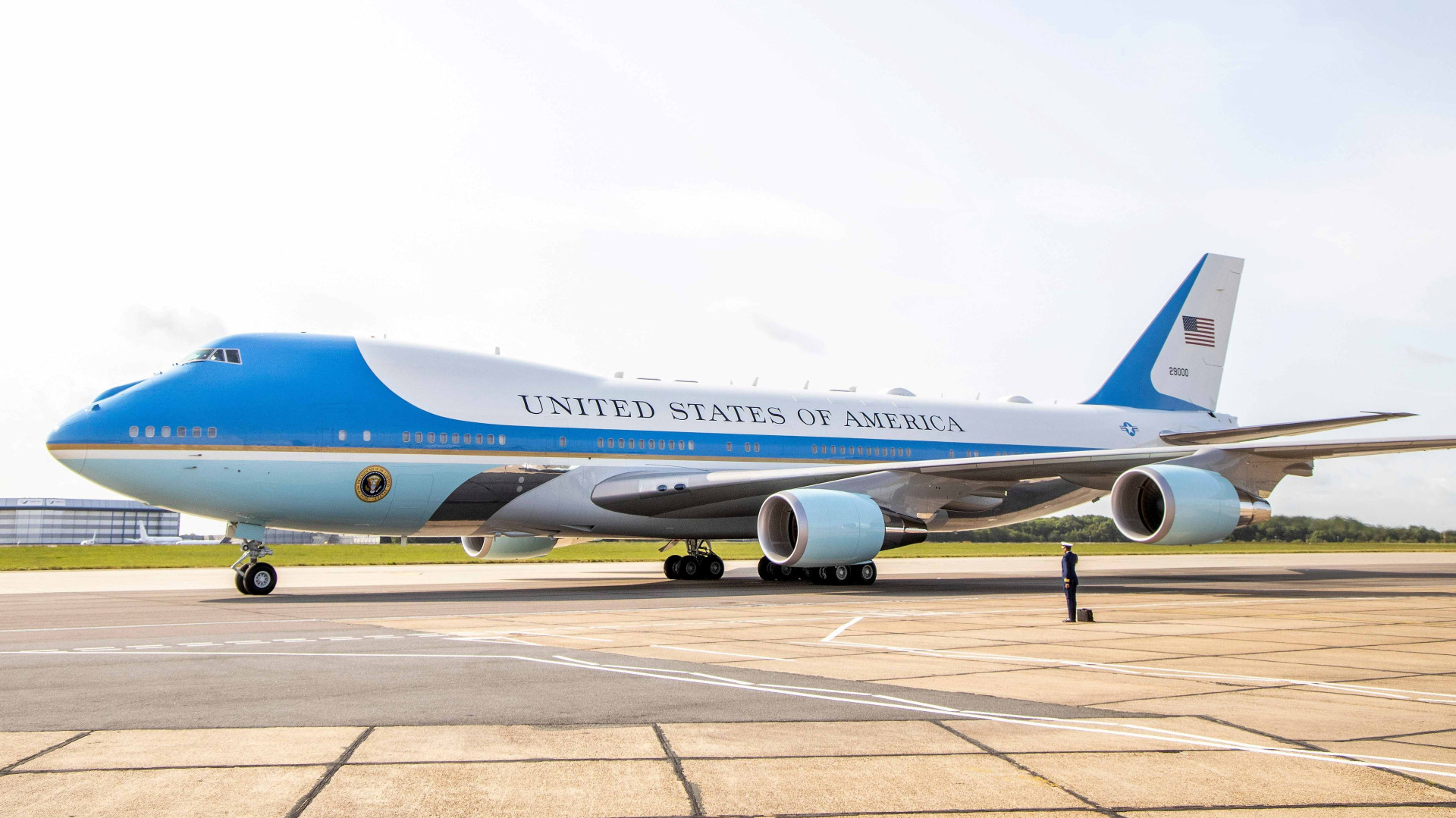 Air Force One pictured at London Stansted