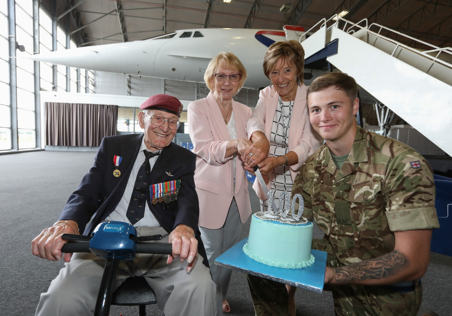 World War II pilot behind Glider Regiment memorial at Manchester ...