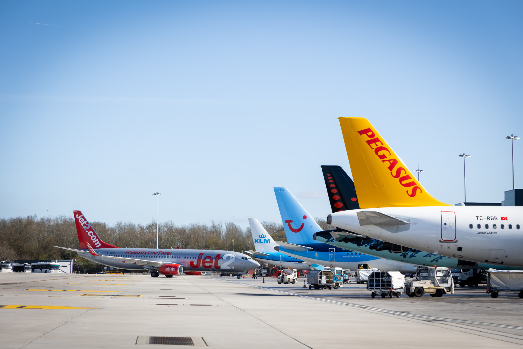 Manchester Airport records its busiest summer yet with almost 7m ...