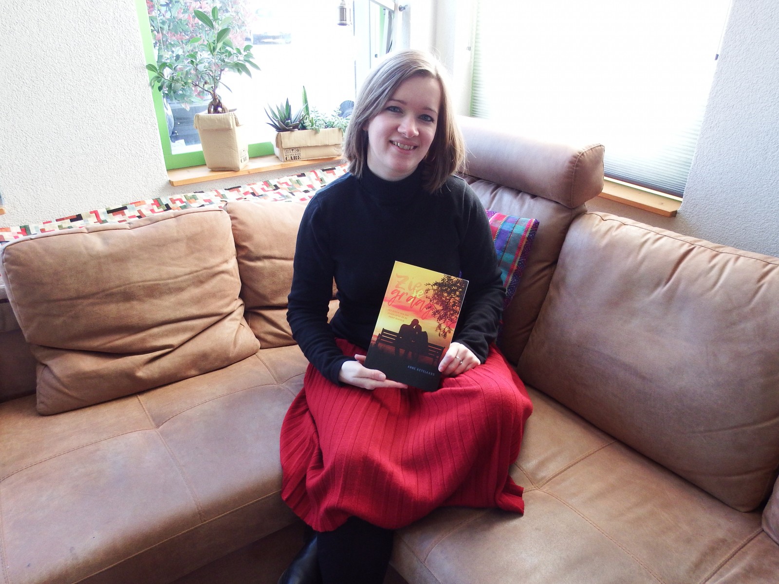 Fontys-roosteraar debuteert als schrijfster