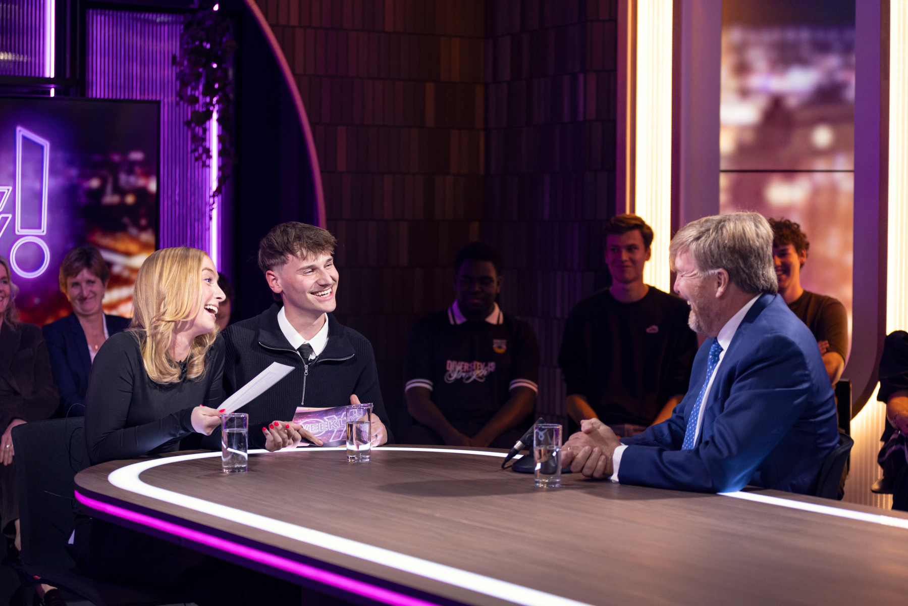 Yessin en Marit halen headlines met vraag aan de koning