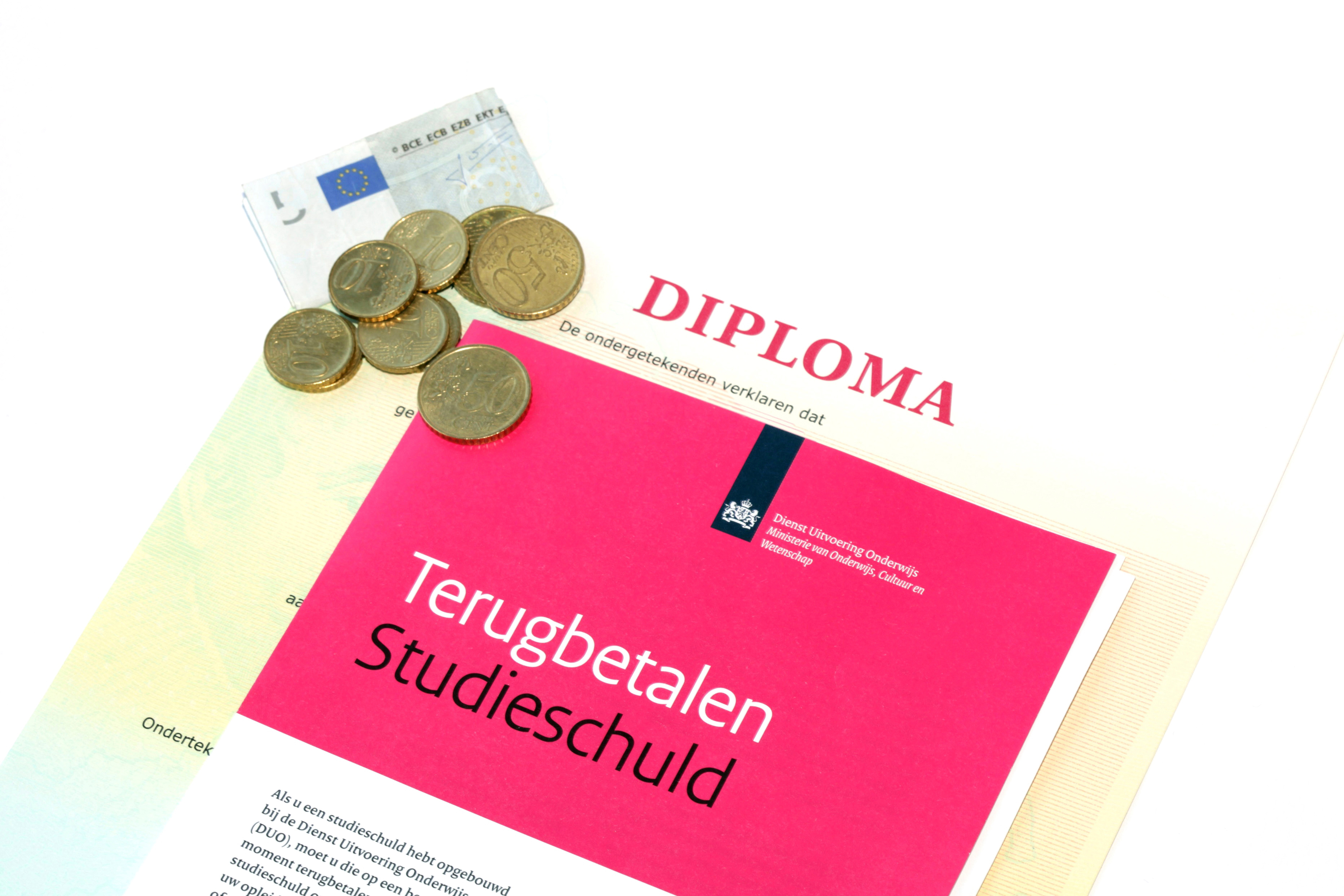 CBS: totale studieschuld verdubbeld sinds leenstelsel