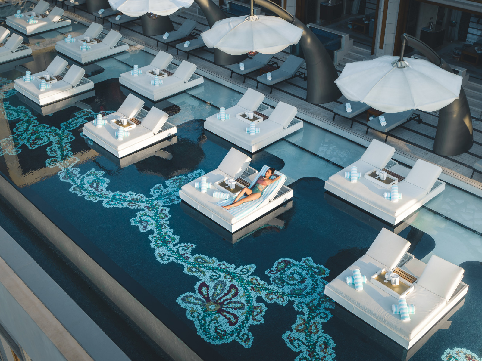 Dubai’s Newest Sky Pool, Cloud 22 At Atlantis The Royal Opens For ...