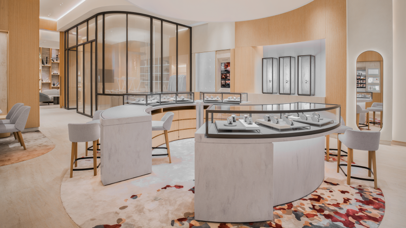 A REDESIGNED FLAGSHIP BOUTIQUE OPENS IN DUBAI