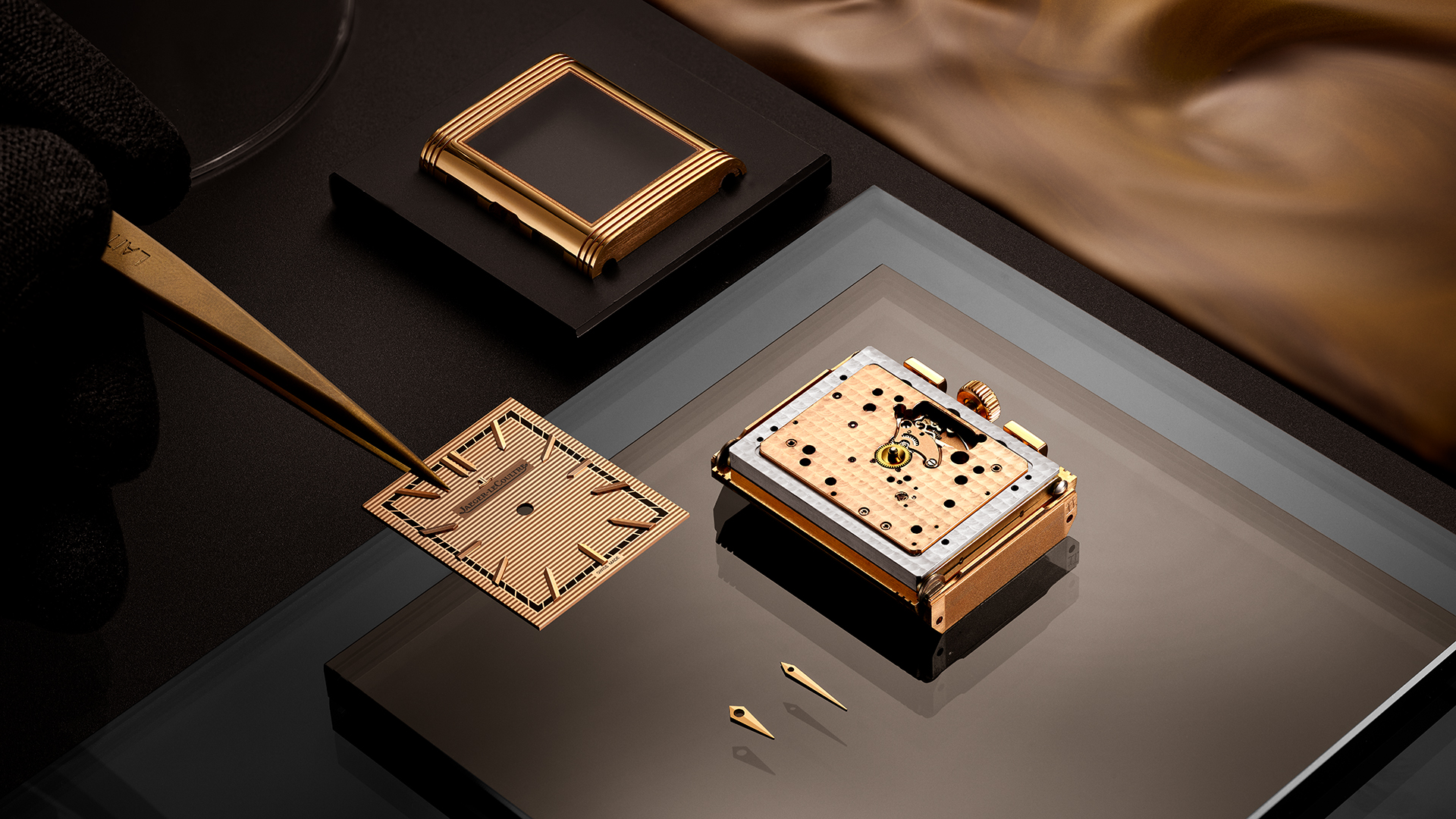 THE REVERSO TRIBUTE CHRONOGRAPH IS REINTERPRETED IN PINK GOLD