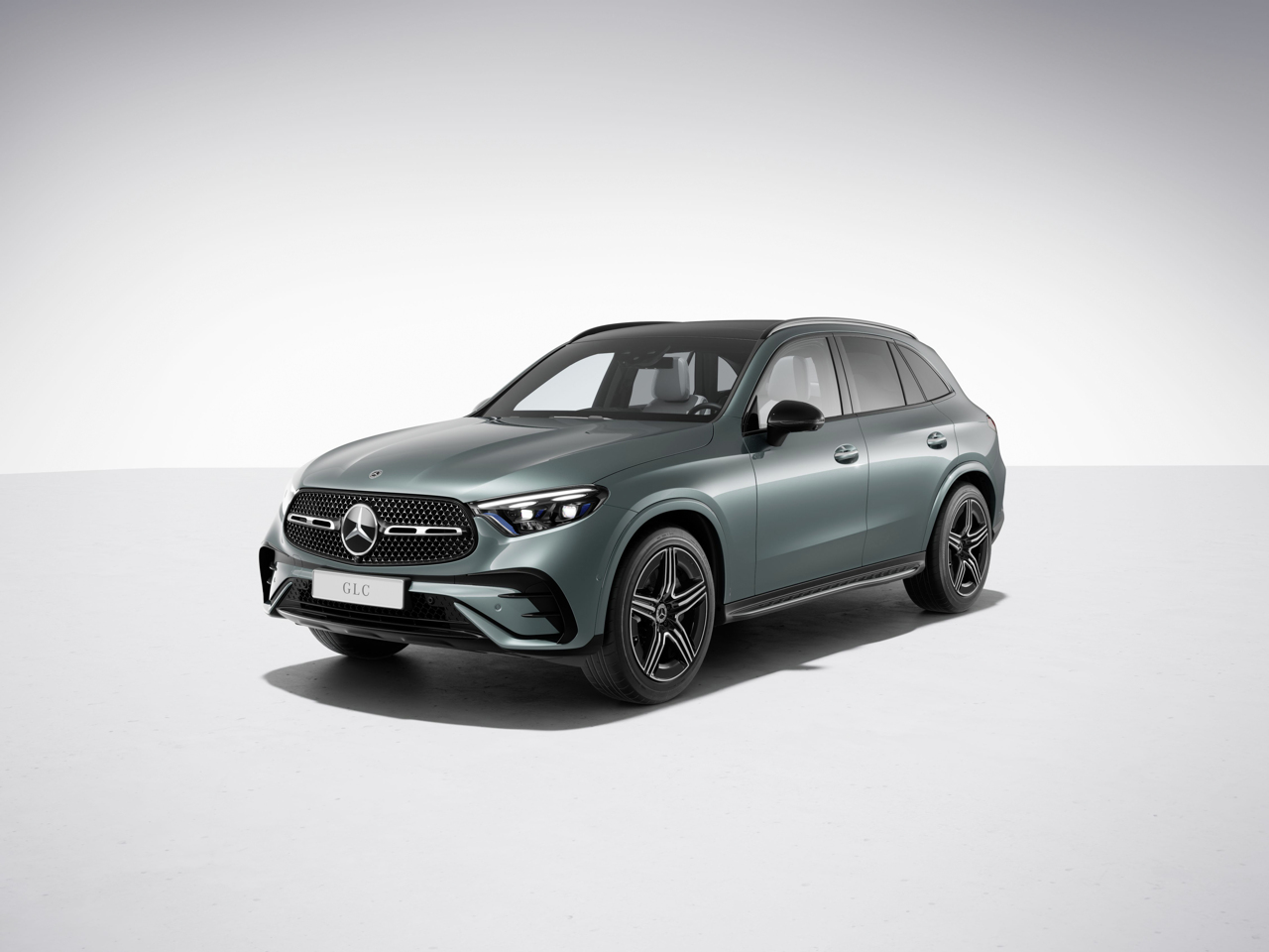 Novas cores e ainda mais entretenimento individual para o Classe C e o GLC