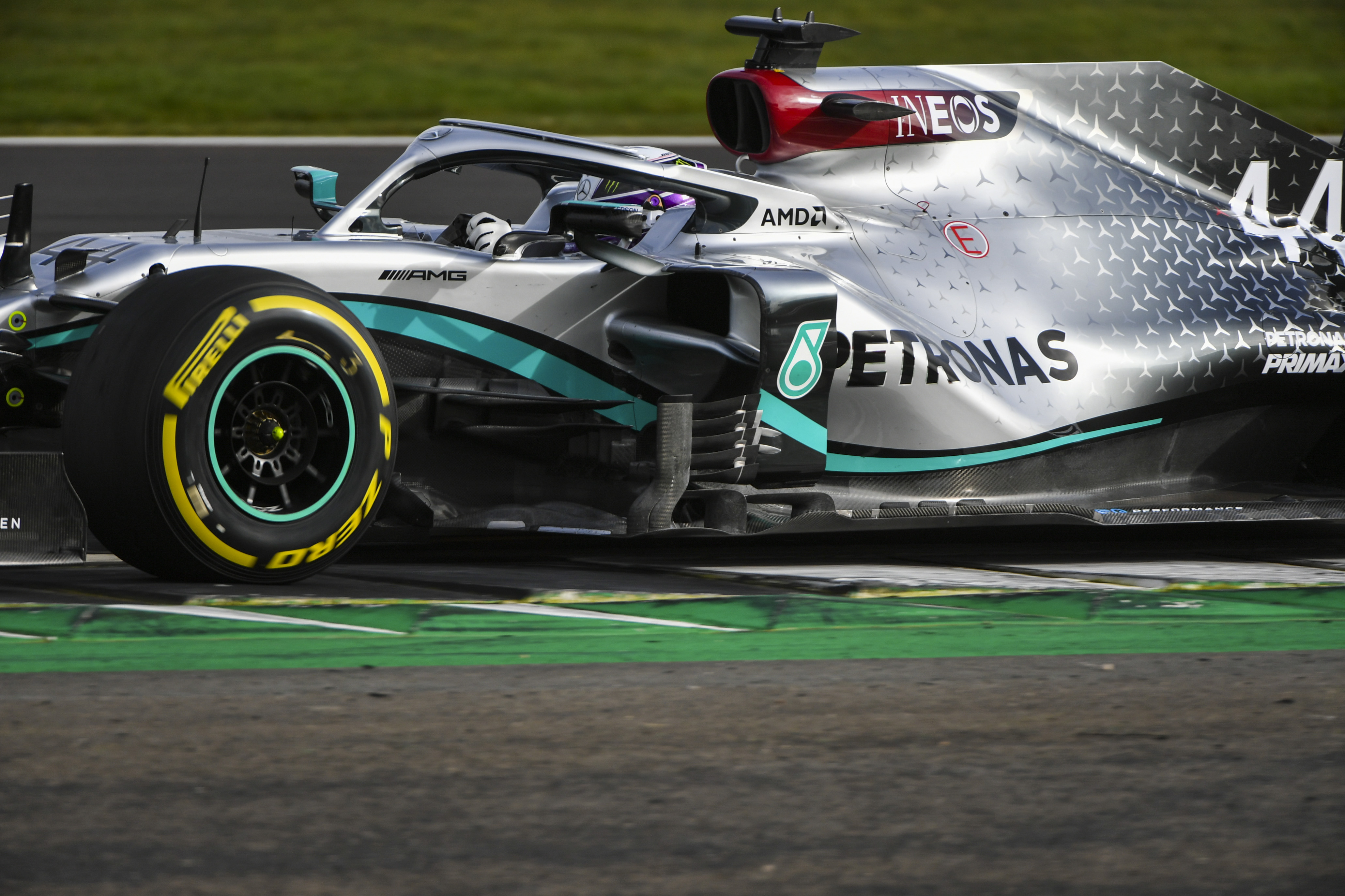 Novo Mercedes-AMG F1 W11 EQ em preparação