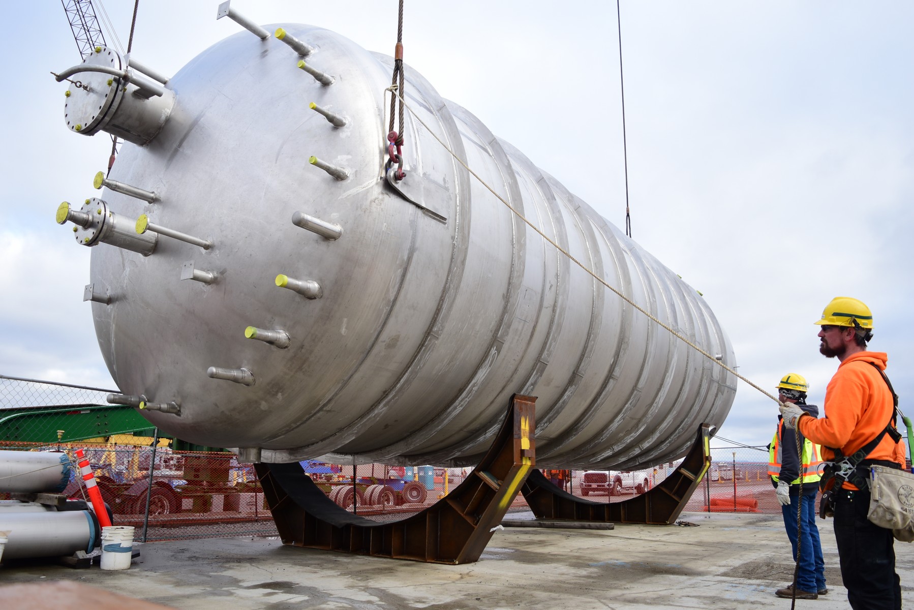Hanford Vit Plant receives large process vessels