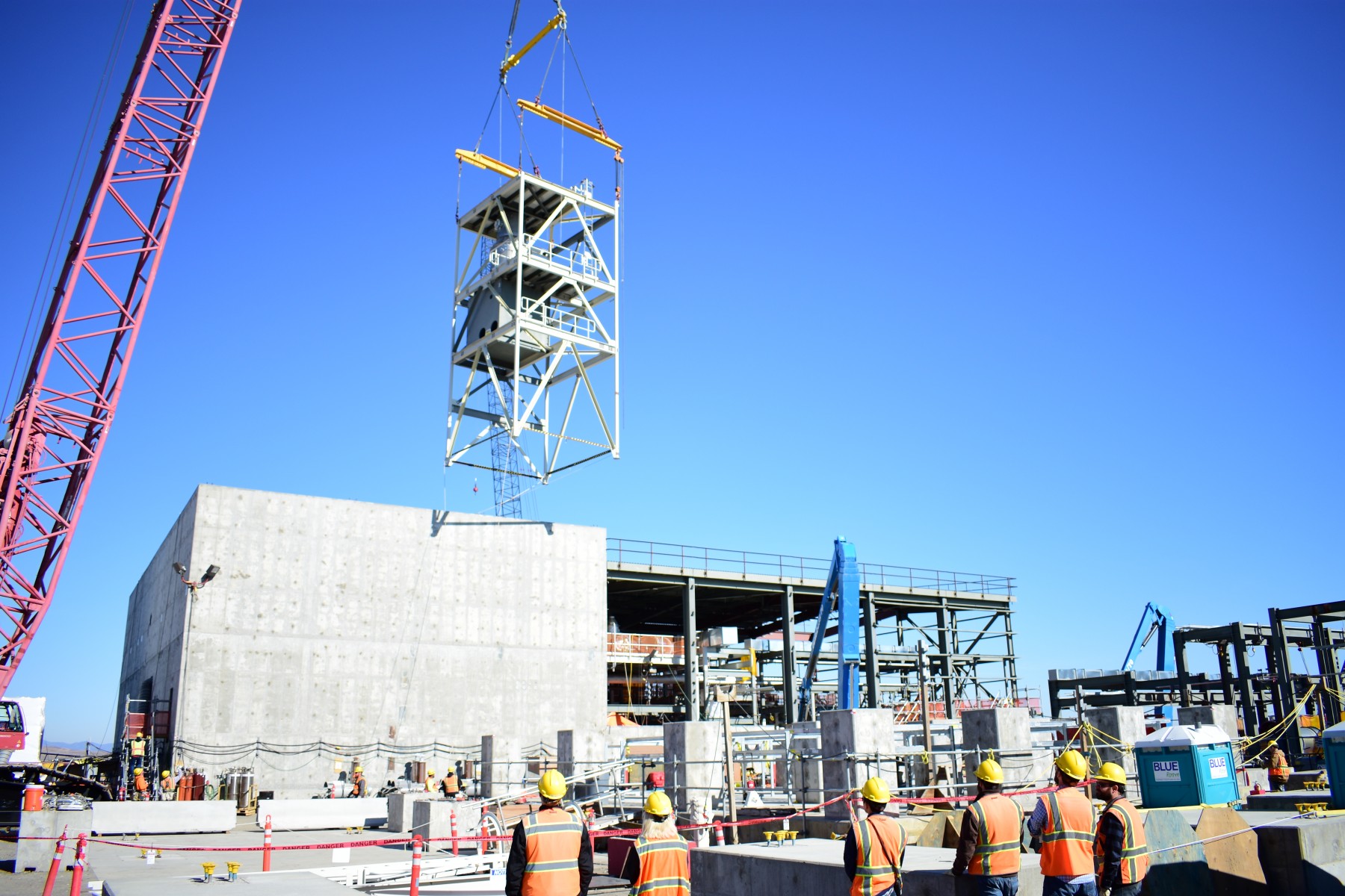 Heavy lifts move Hanford Vit Plant construction forward