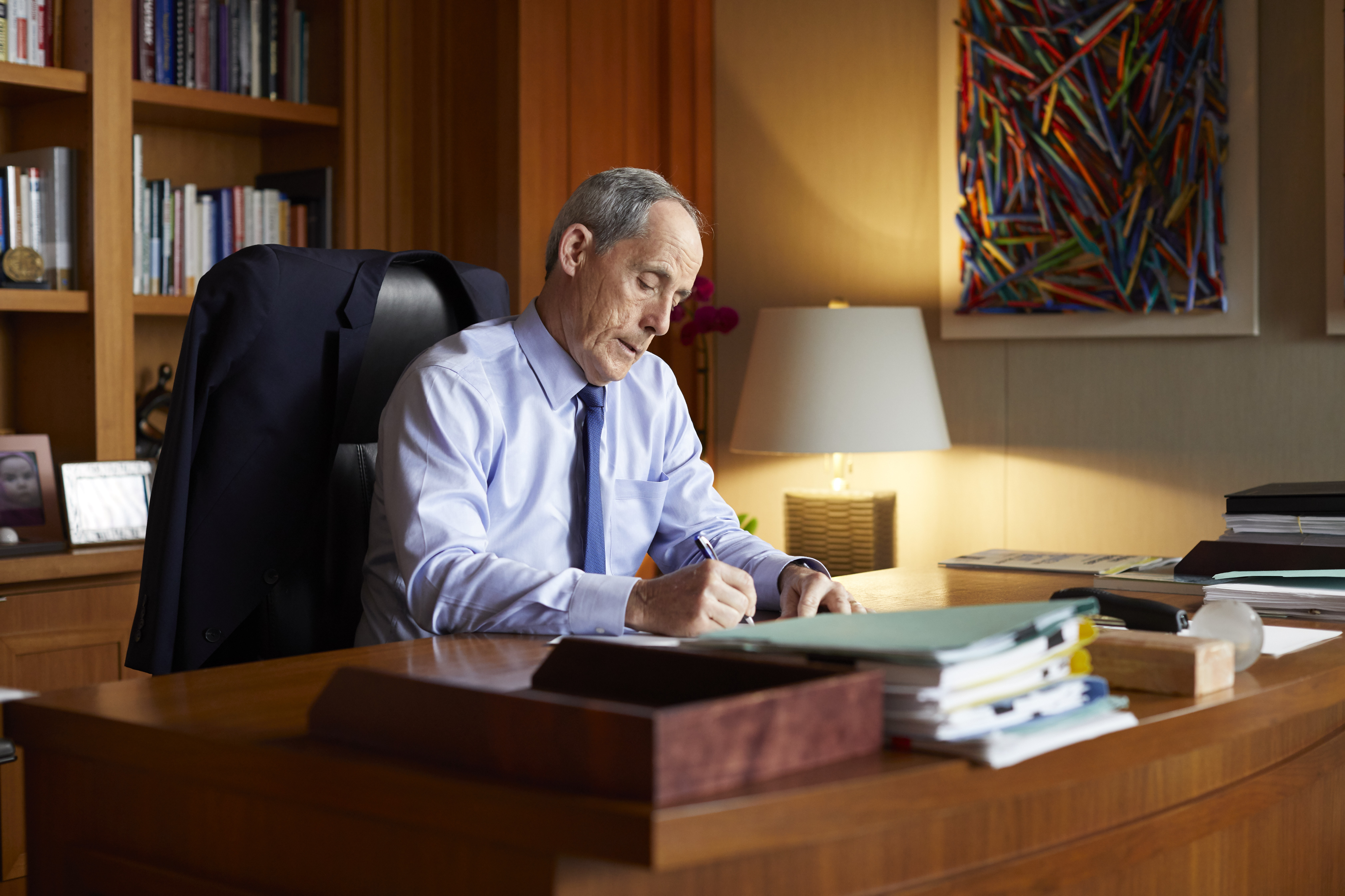 Becker’s Hospital Review: Thomas Priselac Reflects on 30 Years Guiding Cedars-Sinai