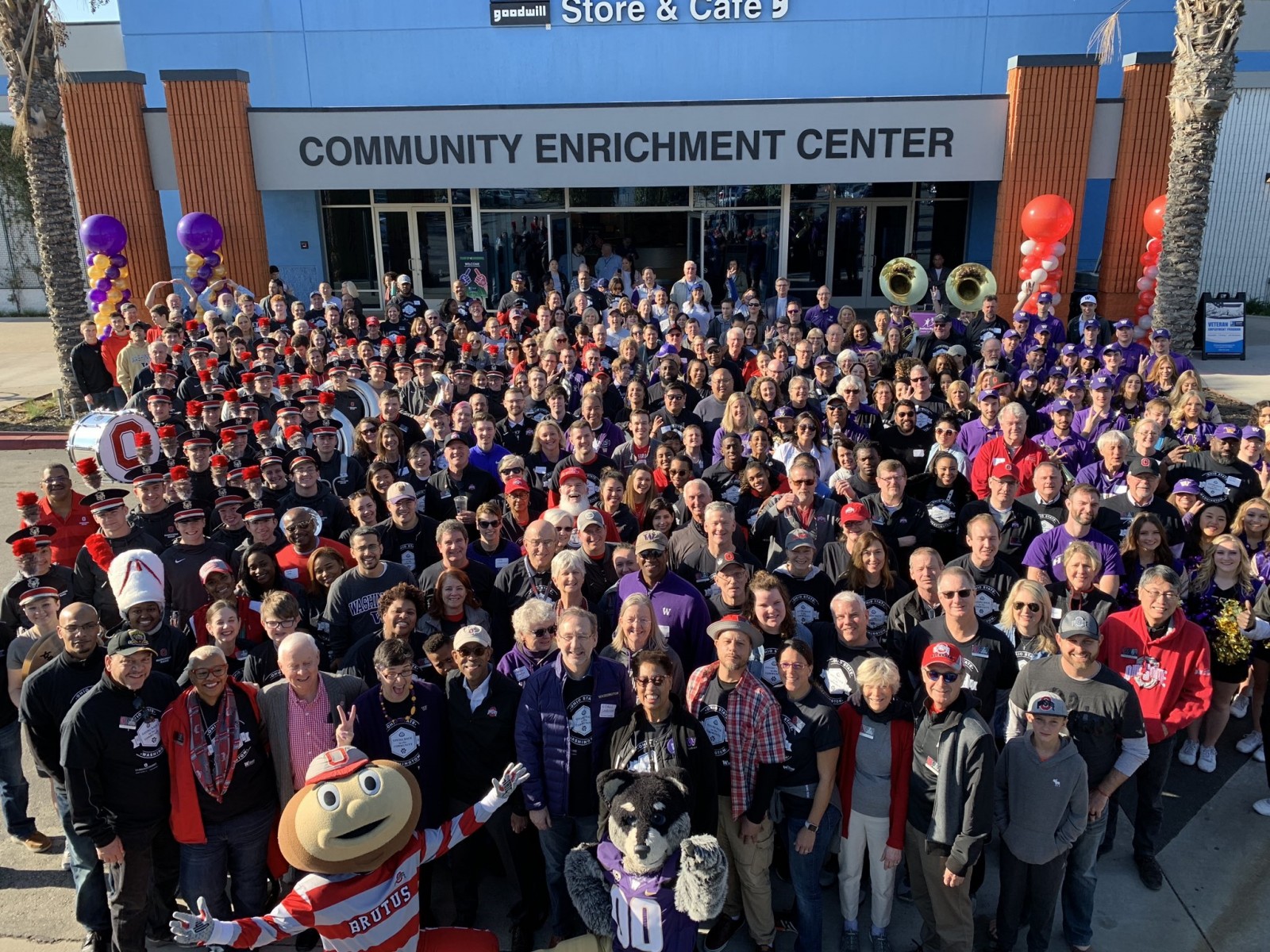 Buckeyes pay it forward with Rose Bowl service project