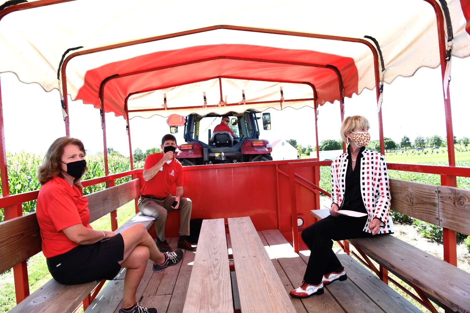 New Ohio State president tours university’s Waterman lab