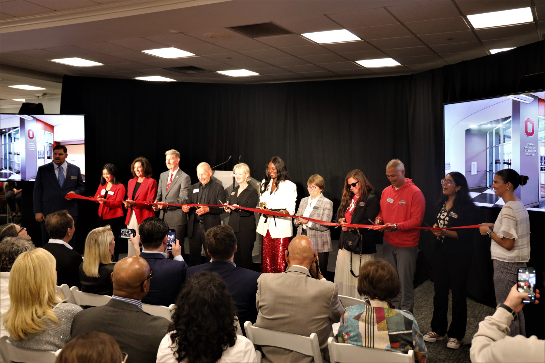 Ohio State students, leaders mark Monda Student Resource Center opening
