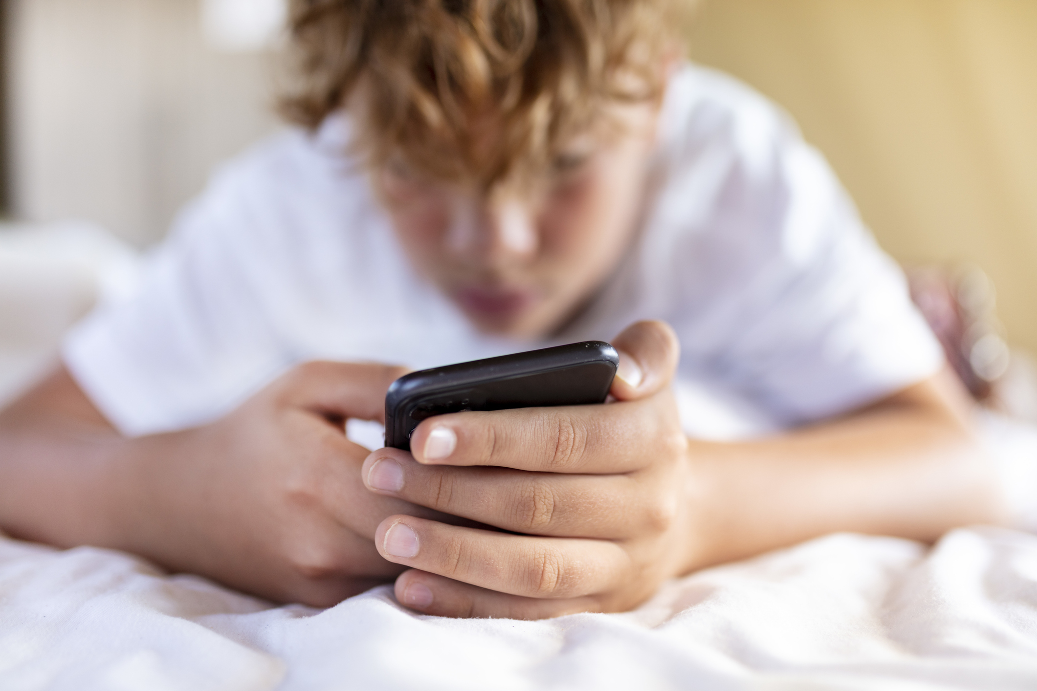 Why some social media sites are linked to risky sexual behavior in ...