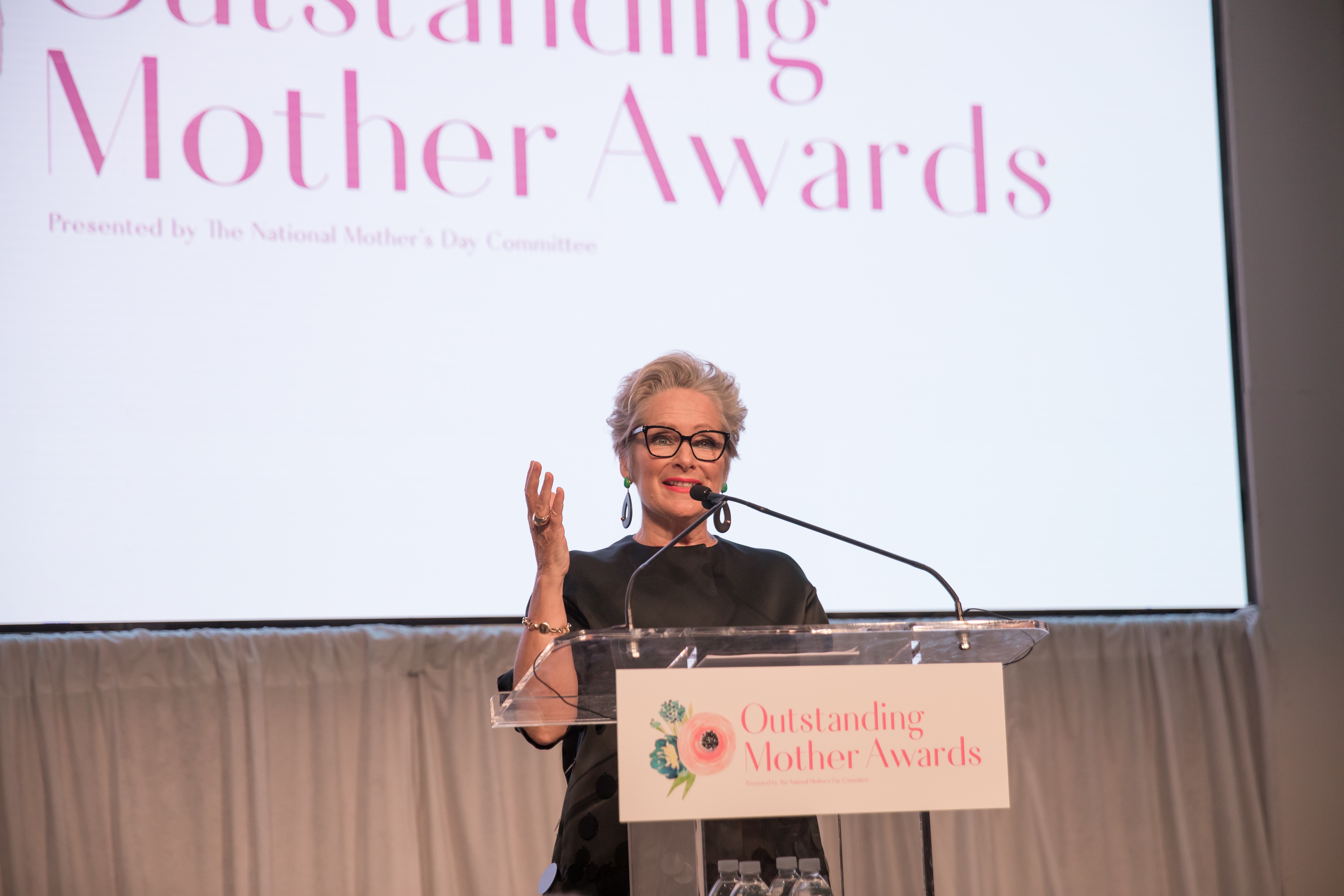 Ohio State alumna’s donation establishes 2 fashion and retail studies ...