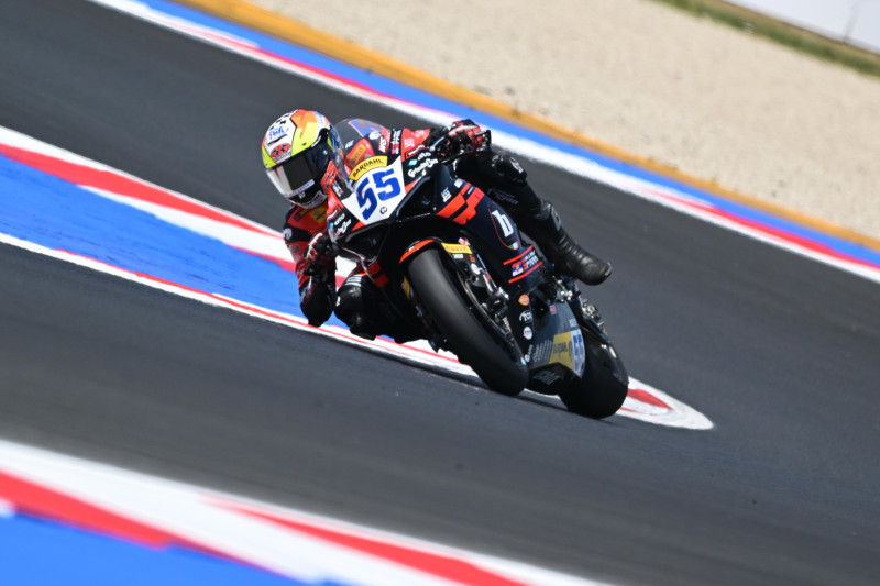 Standard Pirelli tyres for pole position, record lap and victory for ...