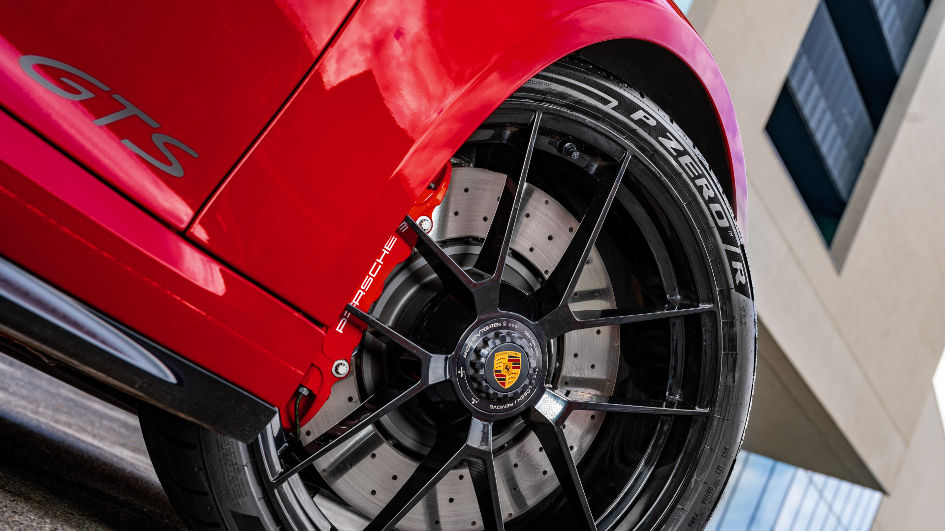 PIRELLI EQUIPS THE NEW PORSCHE 911 GTS: THE FIRST WITH A HYBRID POWERTRAIN