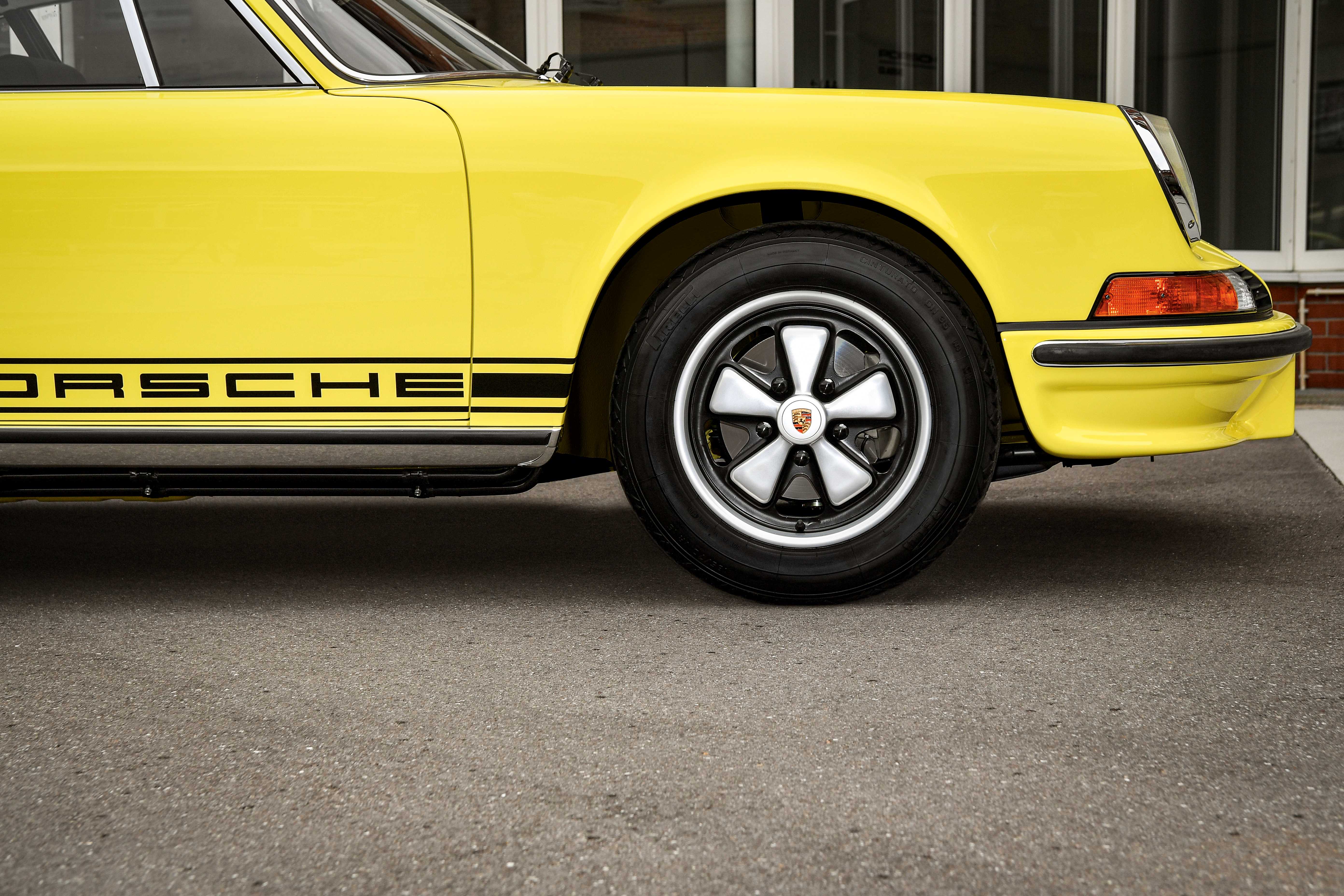 PIRELLI EQUIPS CLASSICS AND YOUNG TIMER PORSCHE 911 WITH SPECIFICALLY ...