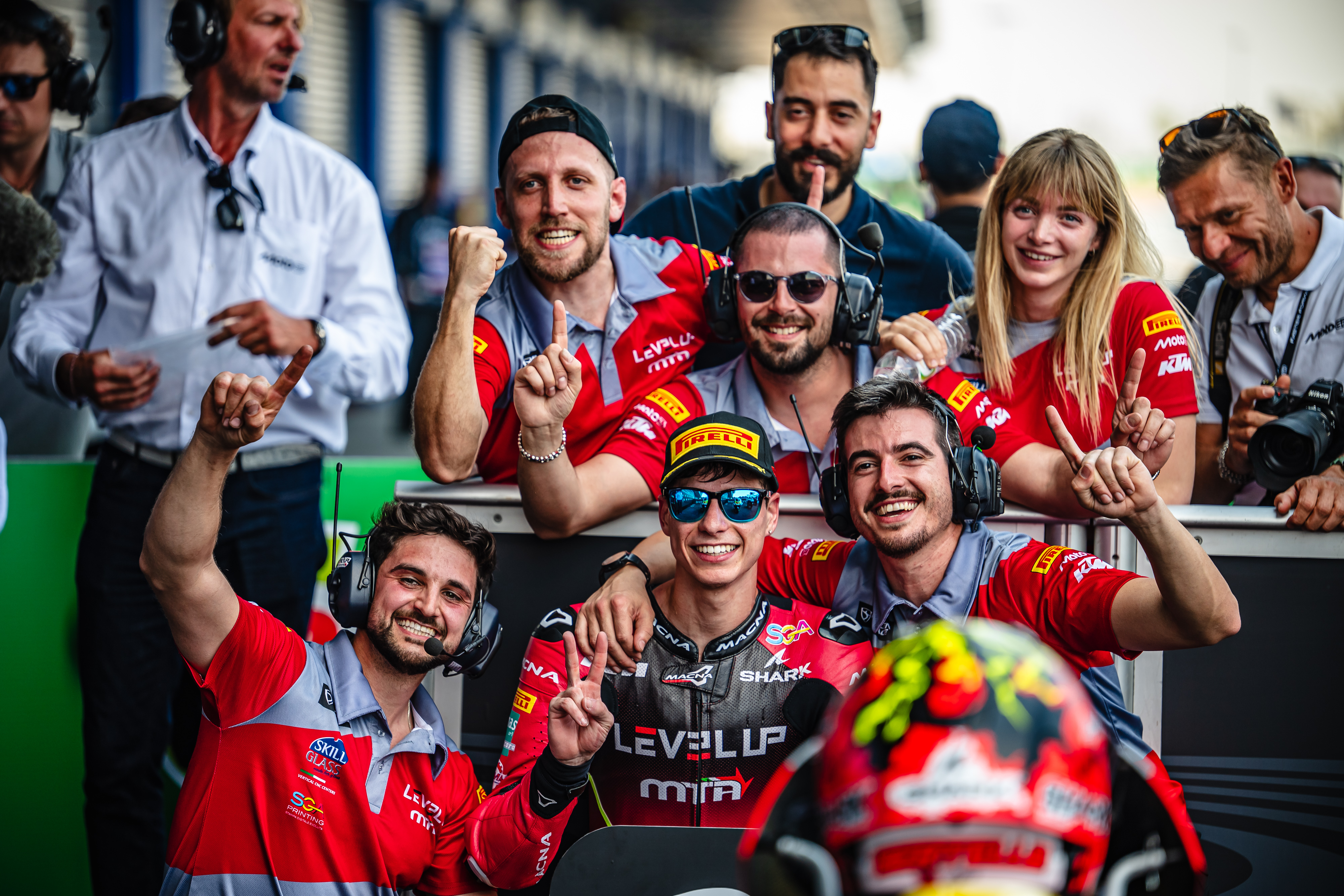 Gonzalez and Bertelle on pole for the first Moto2™ and Moto3™ races of ...