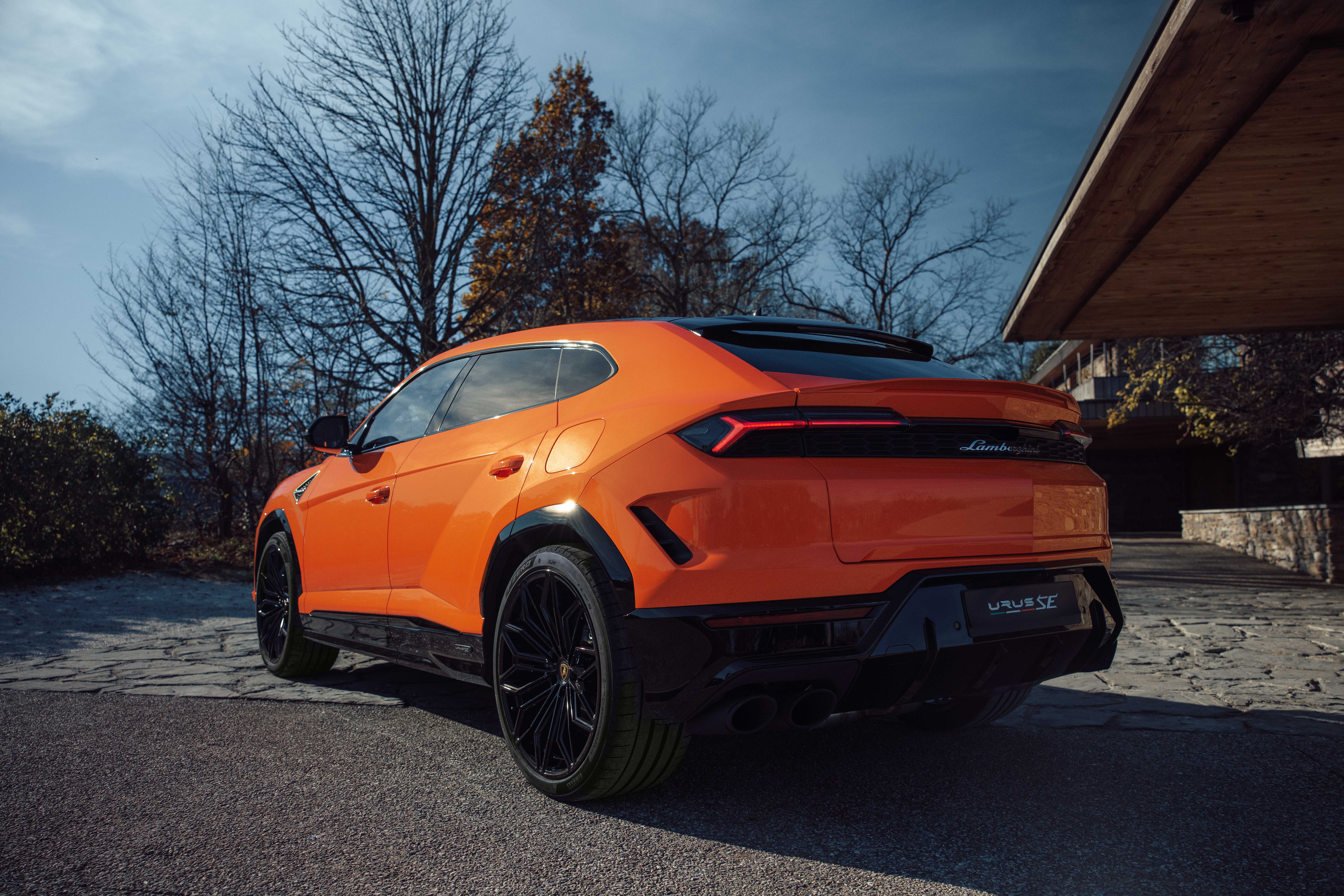 PIRELLI P ZERO ELECT TYRES FOR THE NEW LAMBORGHINI URUS SE