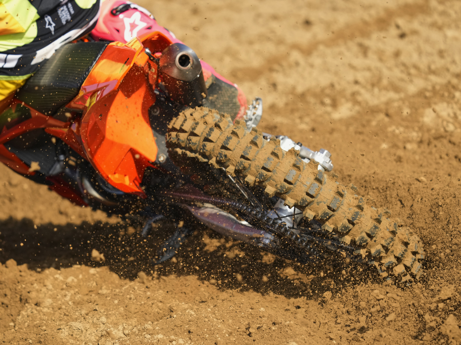 Pirelli presents the new SCORPION MX32 MID SOFT, the latest generation ...