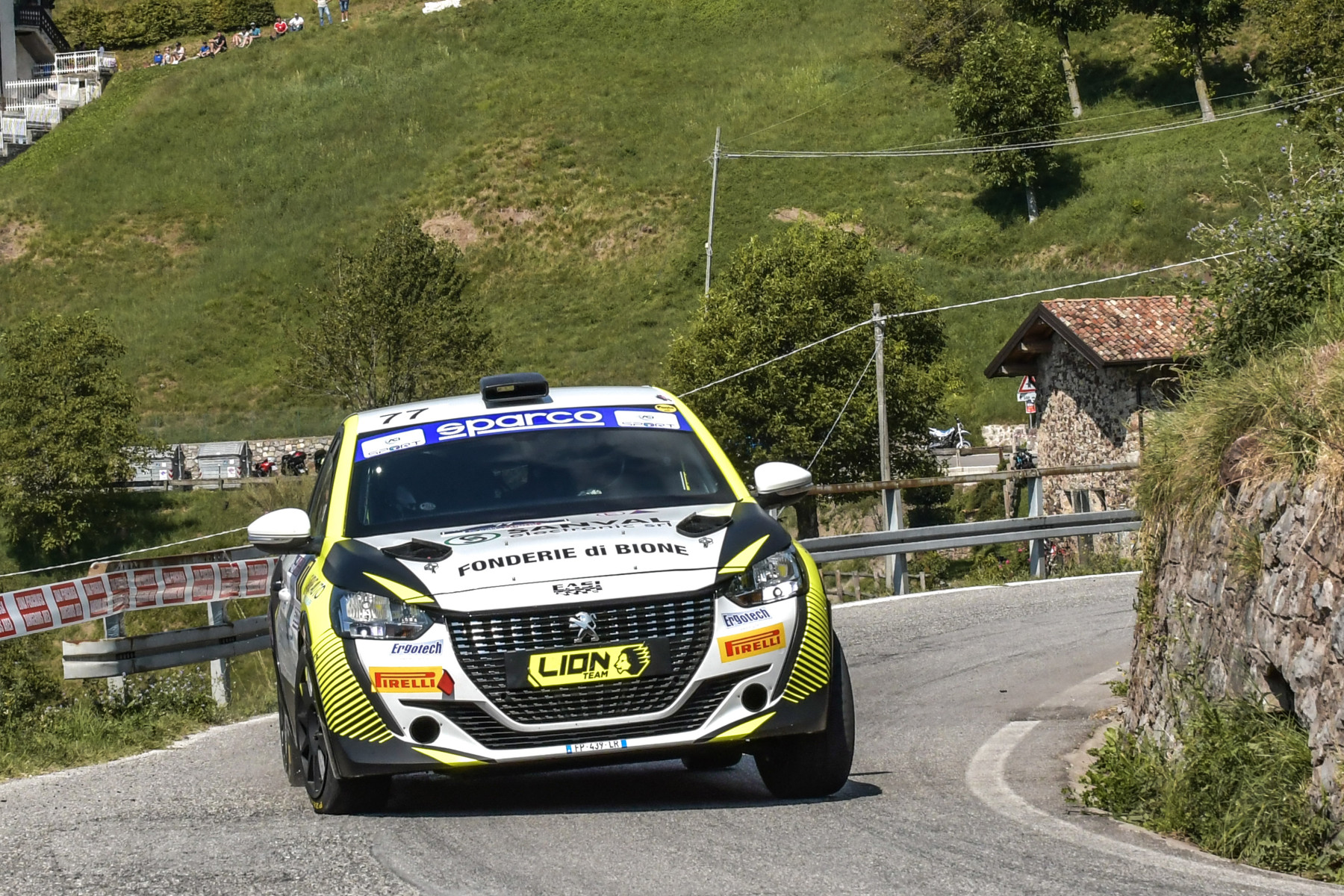 AL MILLEMIGLIA VINCE DI PIETRO ALLO SPRINT E IL TITOLO PIRELLI TORNA IN ...