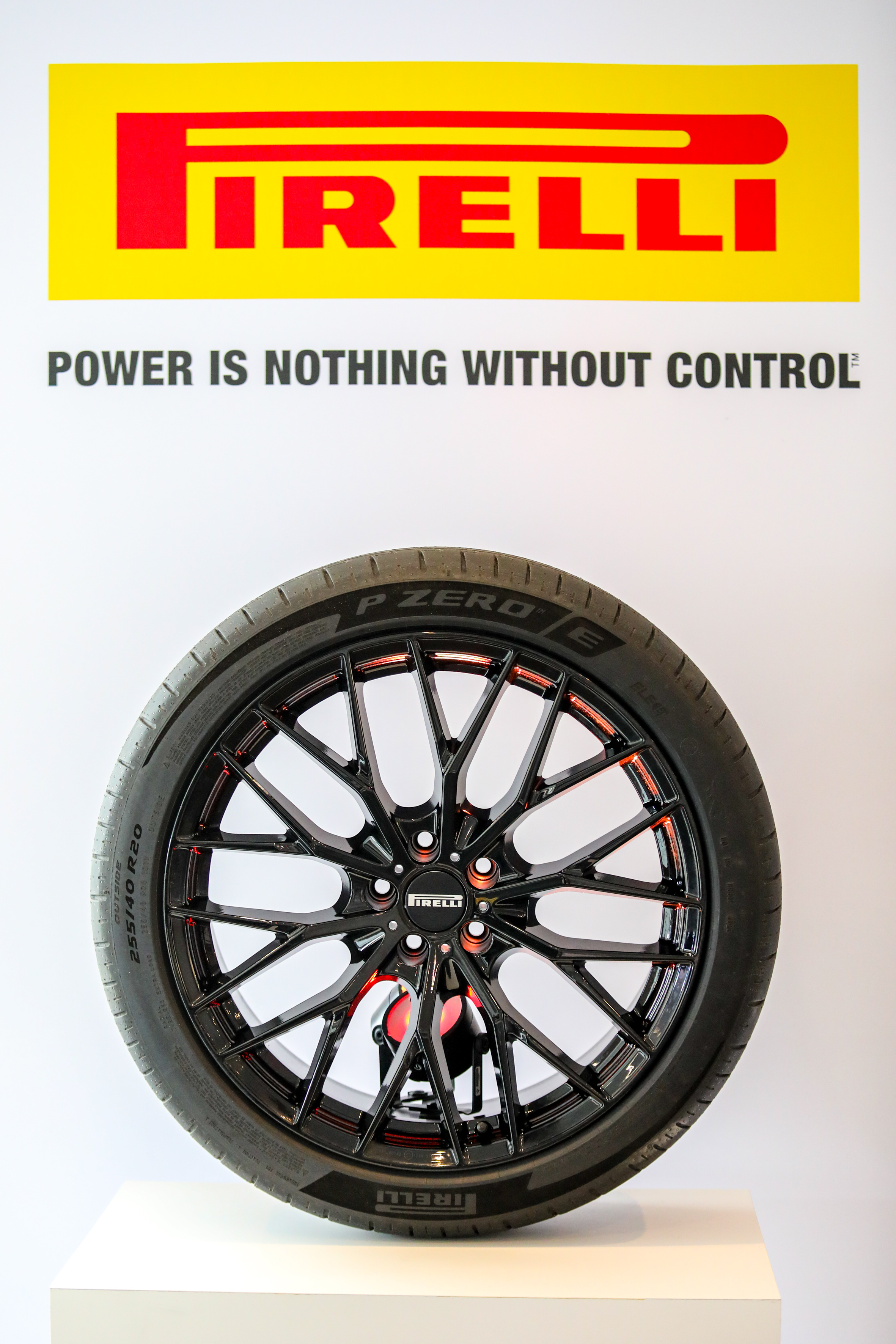 PIRELLI P ZERO E WINS "TYRE OF THE YEAR" AWARD AT THE 2023 AUTOMOBILE ...