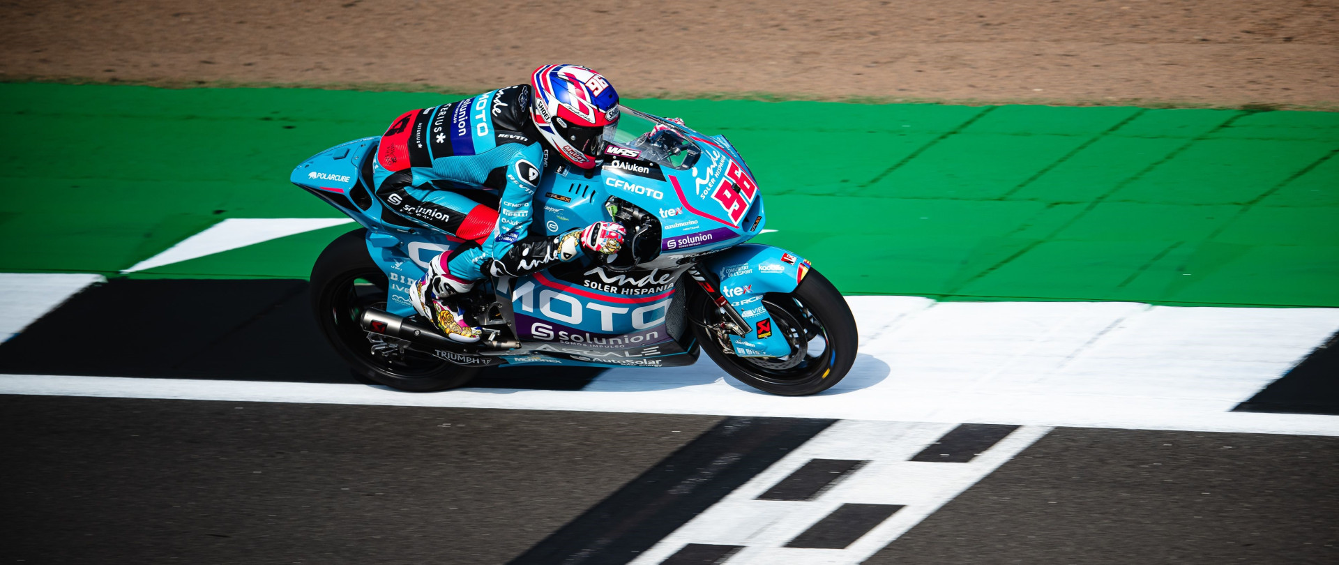 Fastest ever Moto2™ and Moto3™ races at Silverstone with Pirelli