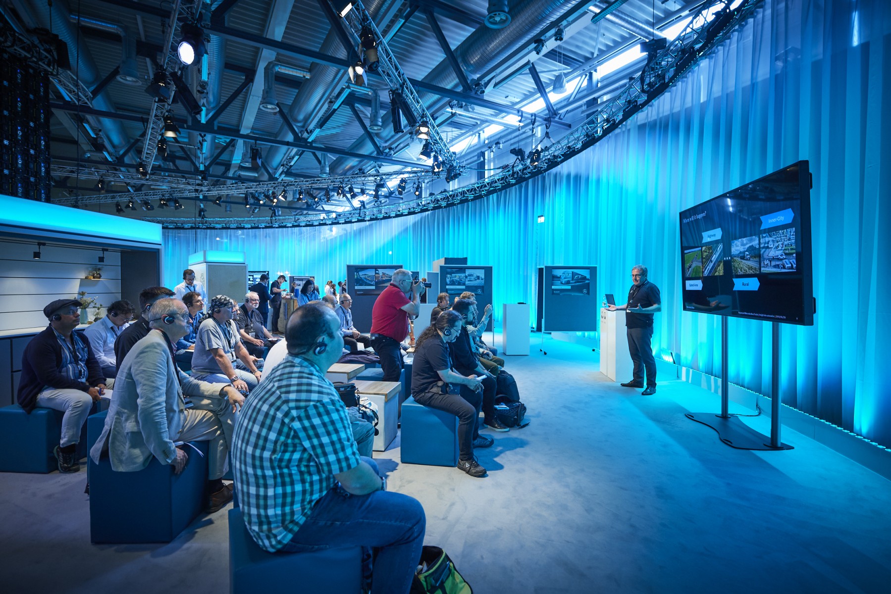 Mercedes-Benz Kamyon Grubu “FutureLab” Uluslararası Basın Seyahati