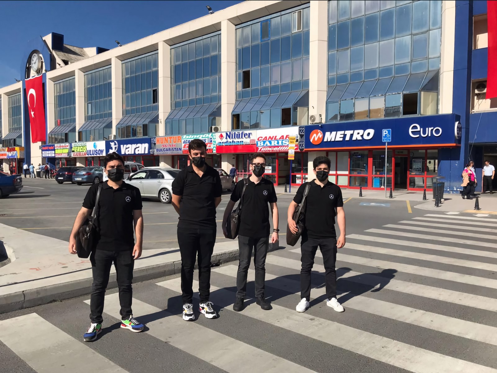 Mercedes-Benz Türk, İstanbul ve Ankara otogarlarındaki otobüs yolcuları ...