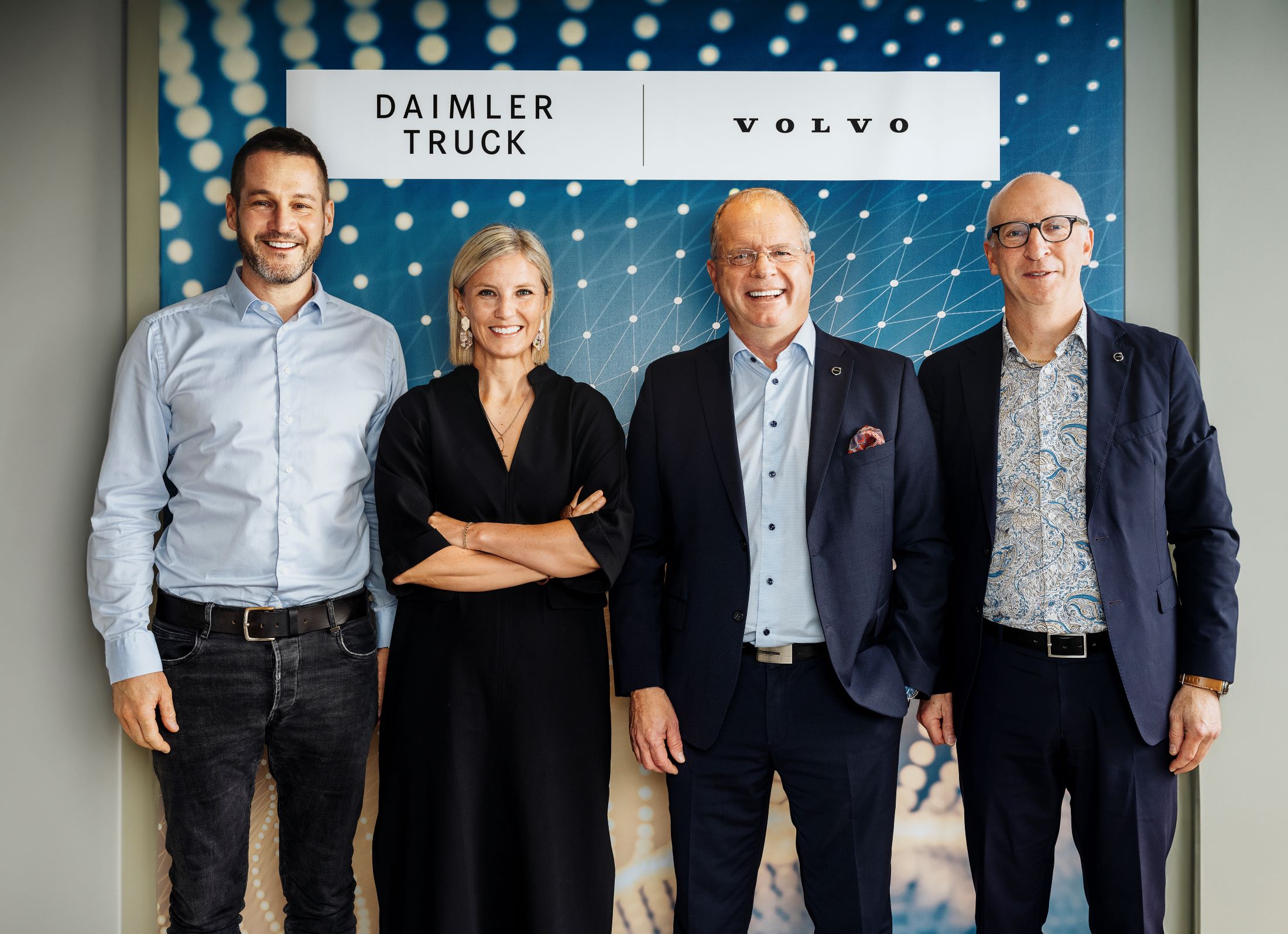 Daimler Truck ve Volvo Group, Yazılım Tanımlı Araç Platformu ...