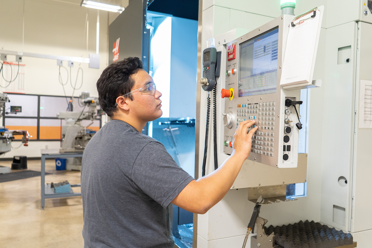 STC Advanced Manufacturing Technology announces spring 2025 GE scholarship recipients