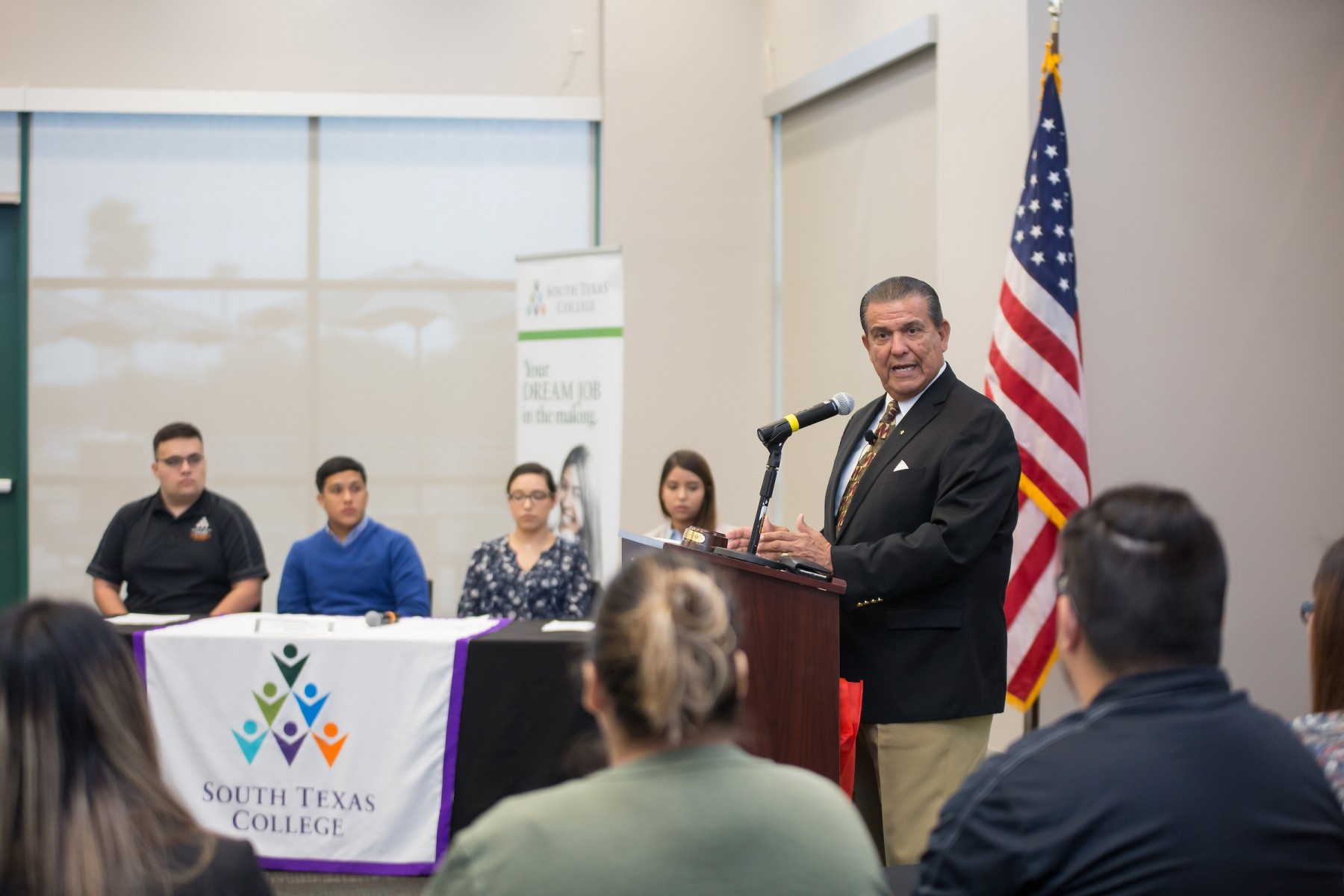 Texas Senator Lucio encourages STC students to join the voting process
