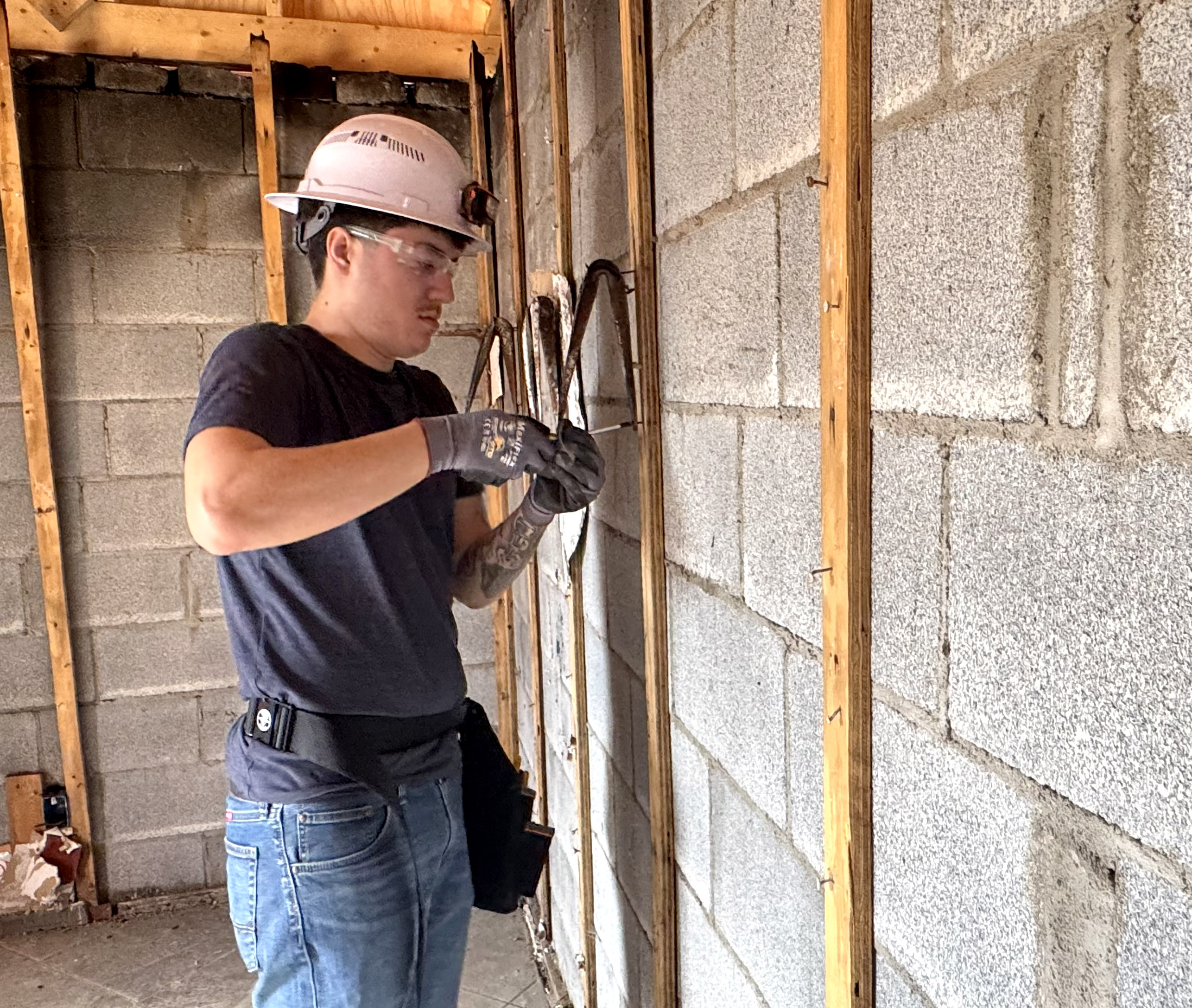 STC Electrician Technology students aid home rebuild in Sullivan City