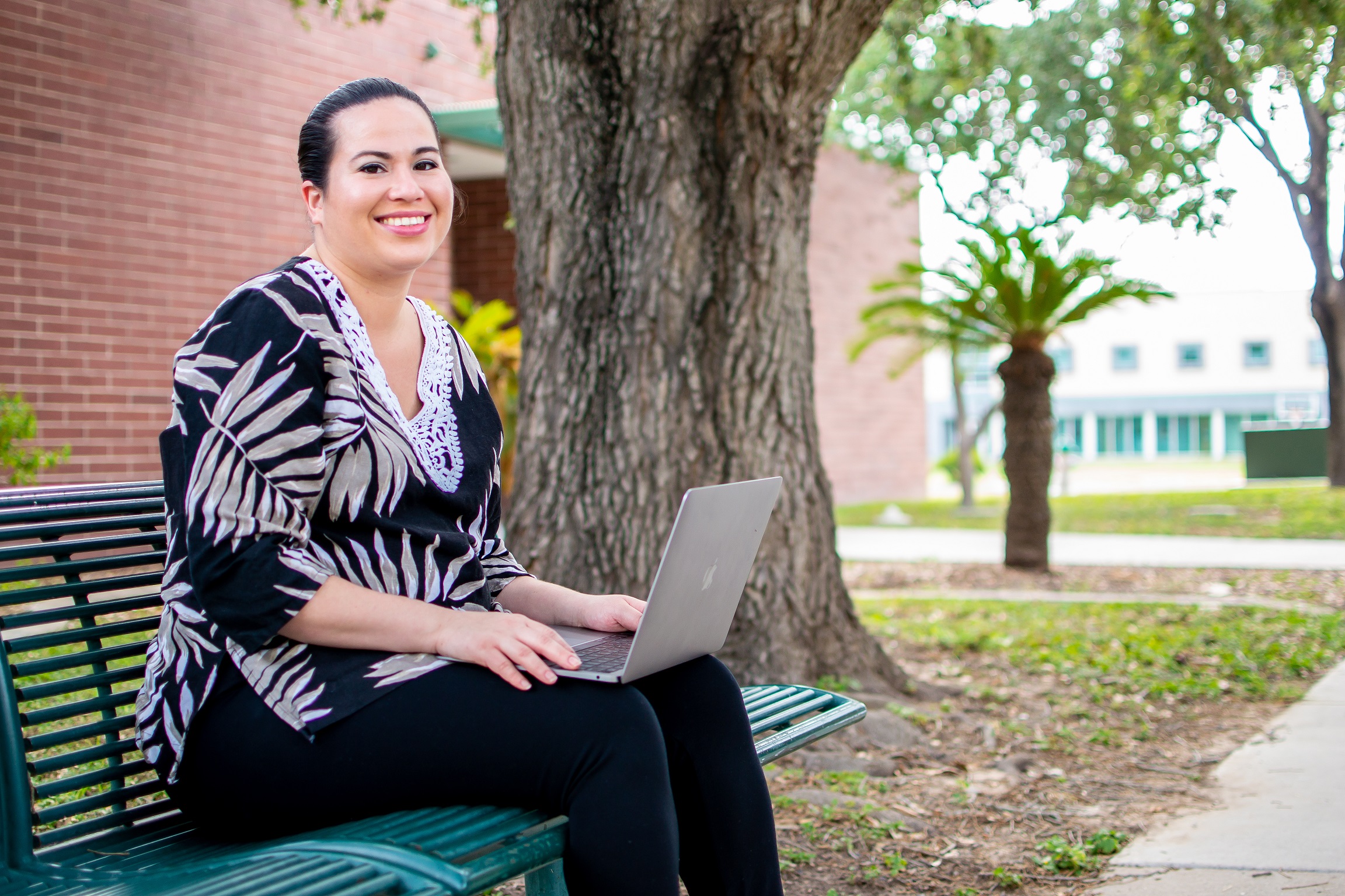 Discovering options – former dental assistant finds niche in online courses