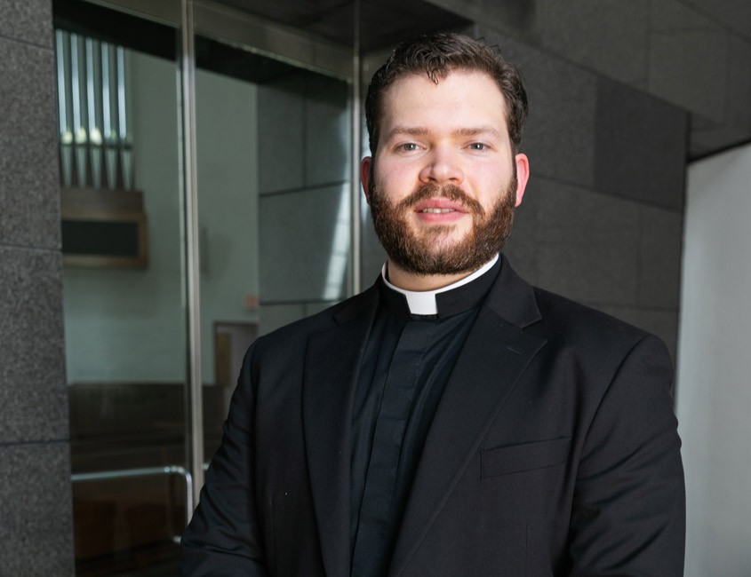 Fr. Eduardo comes ‘home’ to University of St. Thomas