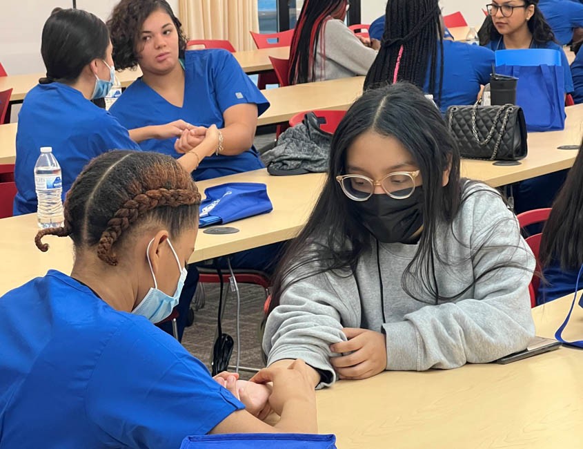 UST-Houston Offers Nursing Camp for HISD minority students