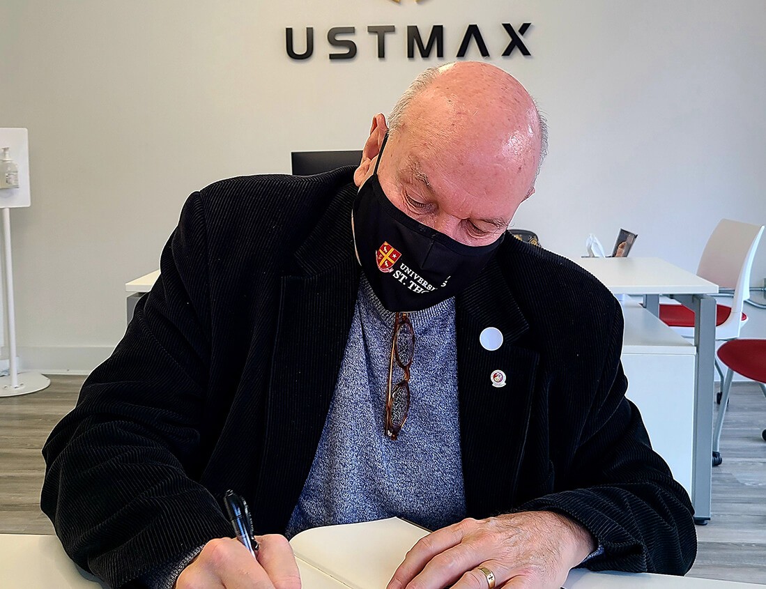 2011 Texas Poet Laureate Dave Parsons to Teach Writing Class