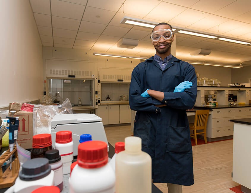 Professor Works to Advance Diversity in Field of Chemisty